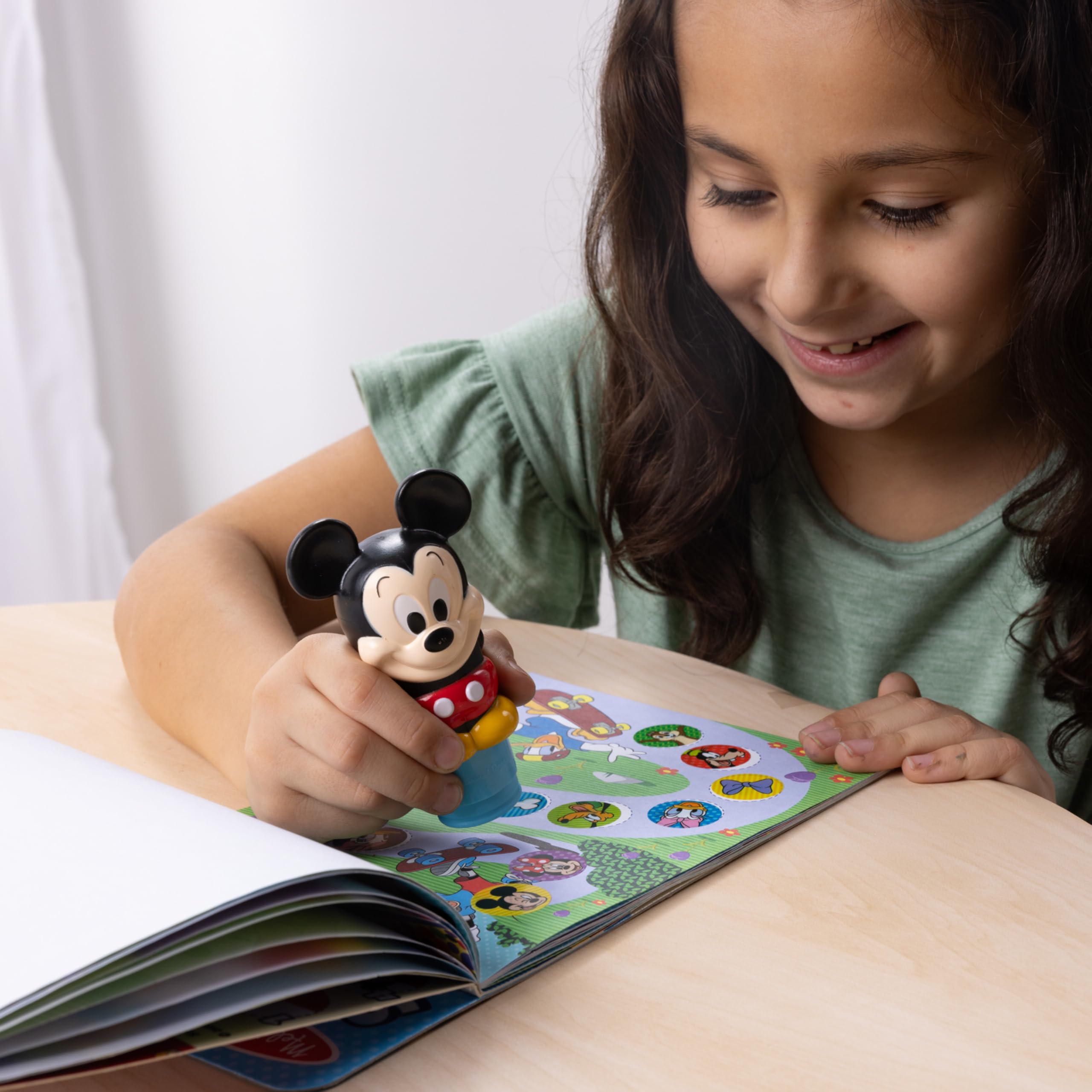 Melissa & Doug Sticker Wow!™ 24-Page Activity Pad and Sticker Stamper, 300 Stickers, Arts and Crafts Fidget Toy Collectible Character – Disney Mickey Mouse