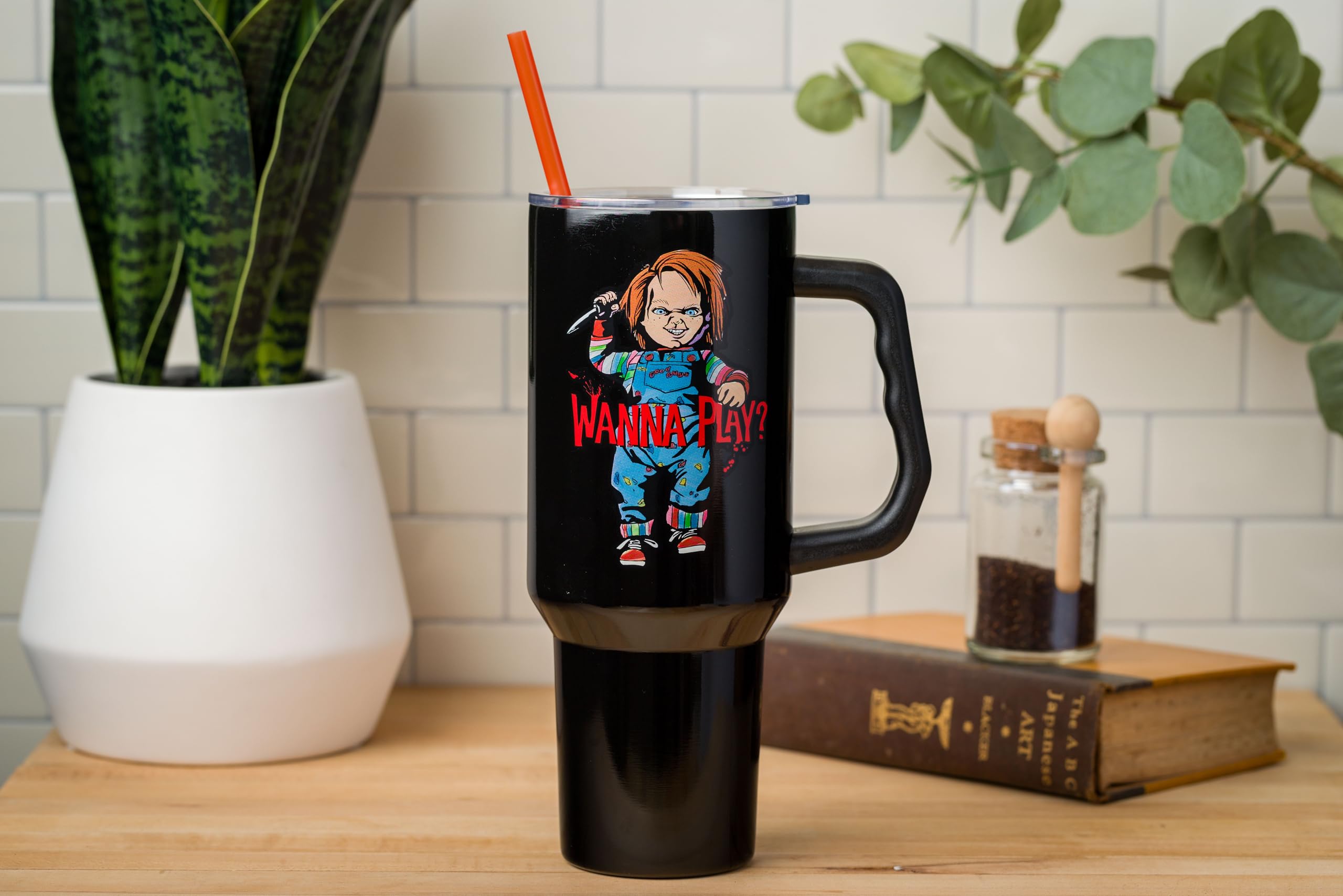 Silver Buffalo Chucky Holding Knife Wanna Play Spooky Scary Stainless Steel Tumbler with Handle and Straw, Fits in Standard Cup Holder, 40 Ounces