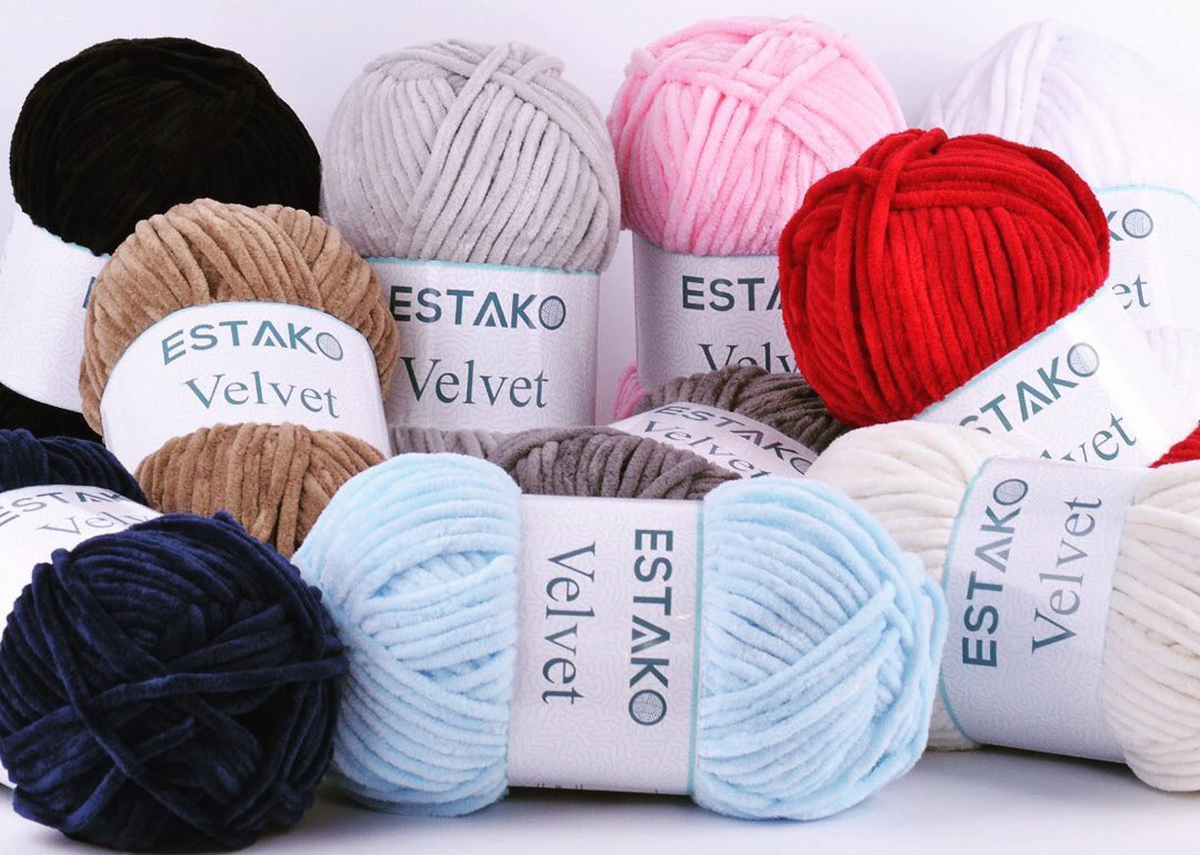 Estako Velvet Chenille Blanket amigurumi Yarn for Crocheting and Knitting Super Bulky 100 gr (132 yds) (1110 - White)