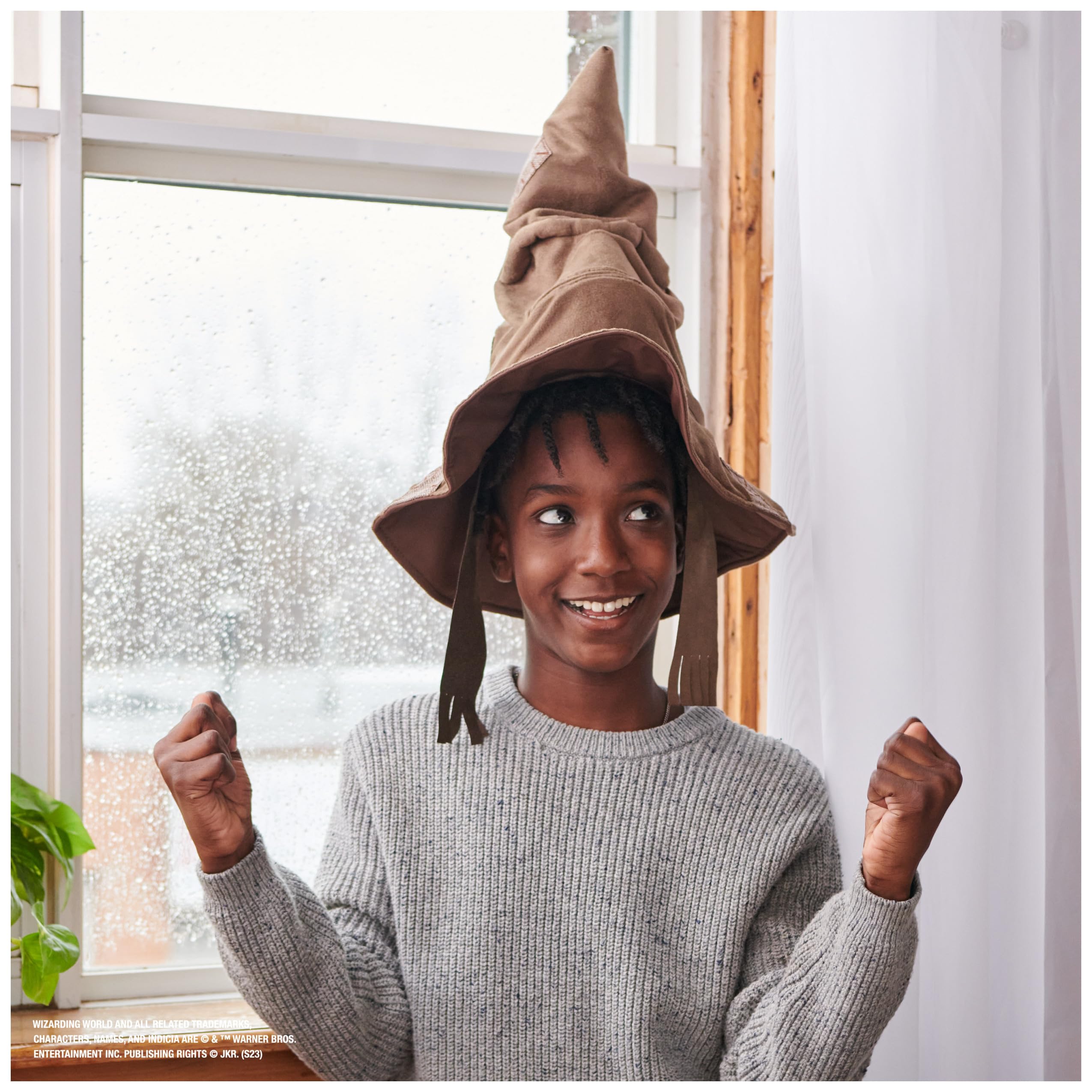 Wizarding World Harry Potter, Talking Sorting Hat with 15 Phrases for Pretend Play, Kids Toys for Ages 5 and up