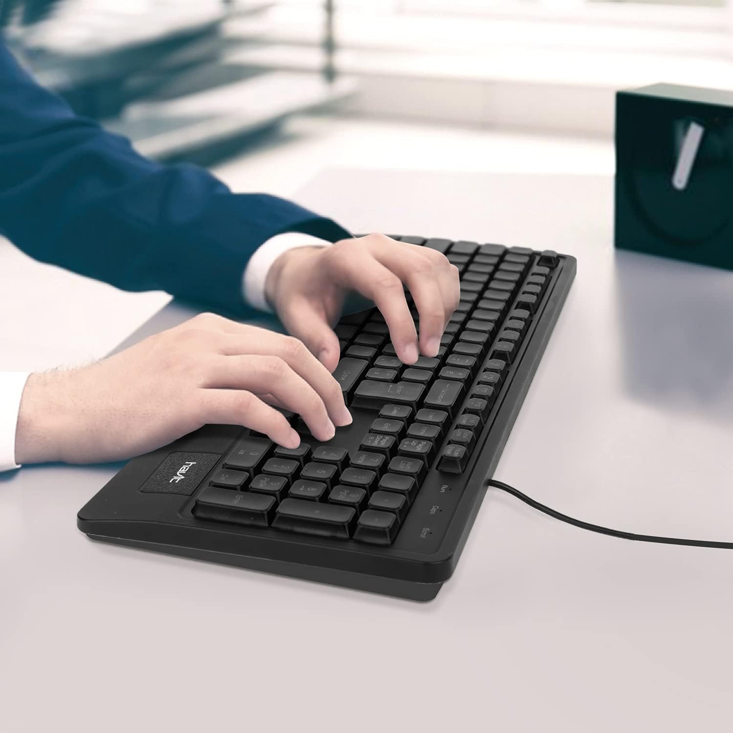 havit USB Wired Keyboard, Quiet LED Backlit Computer Keyboard Ergonomic Rainbow Gaming Keyboards with Wrist Rest for Office PC Desktop Laptop Game, 105 Keys UK Layout