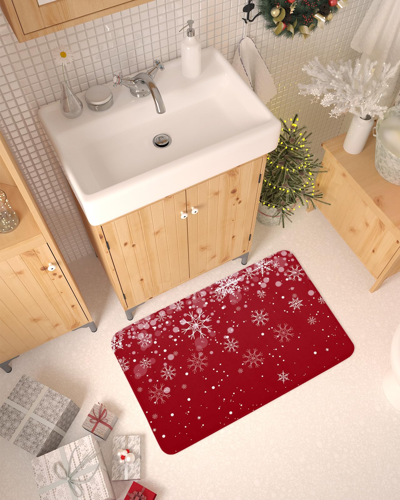 Christmas Bath Rugs White Snowflake Sponge Doormat Absorbent Non Slip Backing Durable Soft Flannel Mat Red Christmas Memory Foam Mats Carpet for Bathroom Kitchen, 18 x 30 inch
