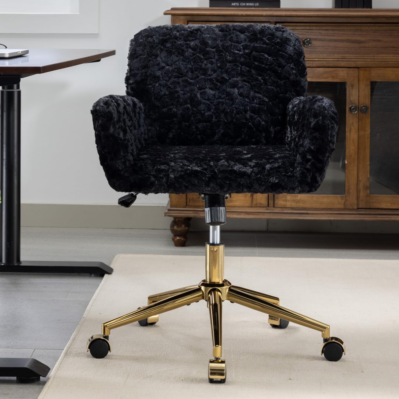 LKTART Faux Fur Home Office Desk Chair for Women Girl, Modern Accent Chair with Rolling Wheels, Upholstered Vanity Makeup Chairs Height Adjustable Armrest for Living Room Bedroom Office Black