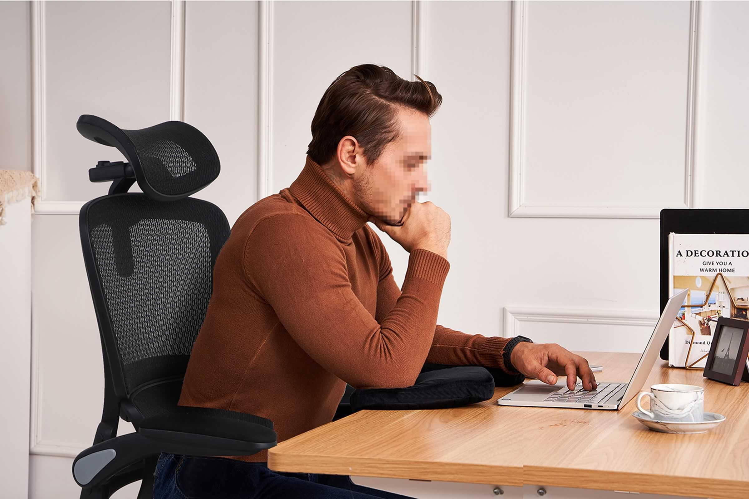 Daesar Mesh Ergonomic Office Chair High Back Desk Chair High Adjustable Headrest with Flip Up Arms, Tilt Function, Lumbar Support Swivel Computer Chair Task Chair, Executive Chair, Black