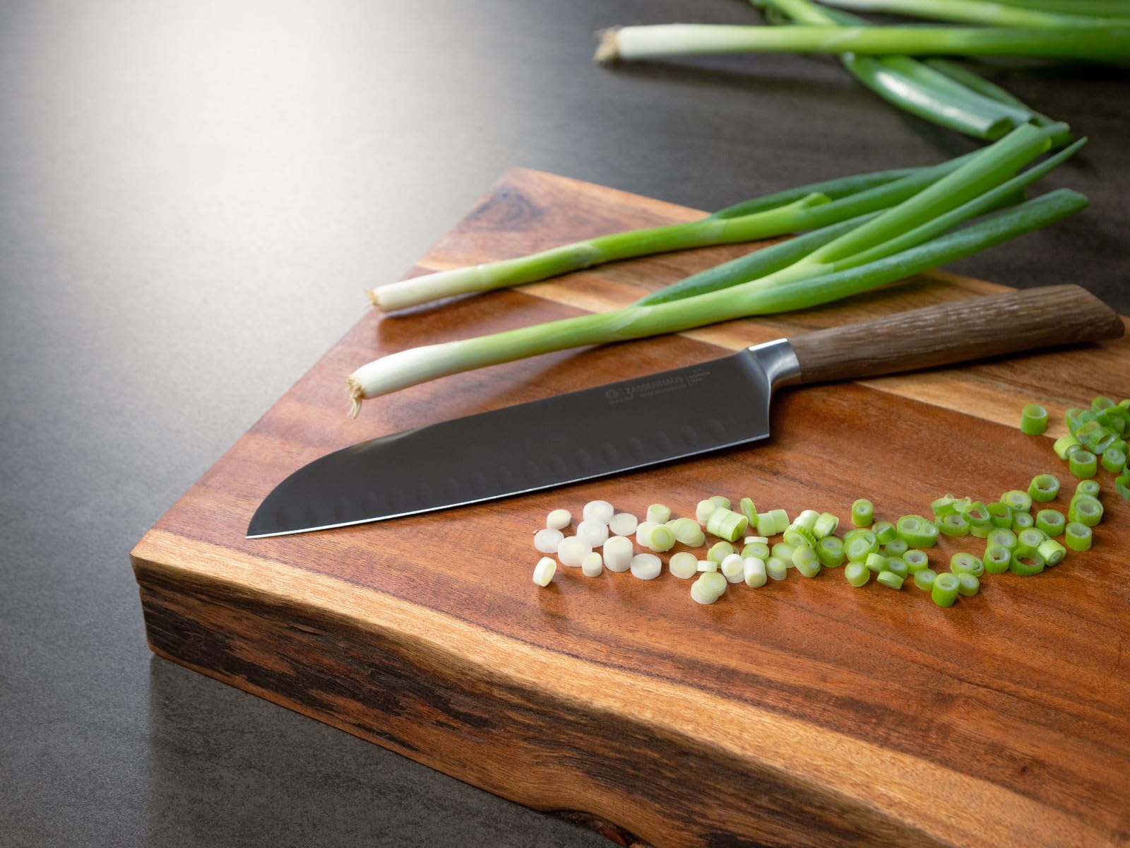 Zassenhaus Chopping Board Made of Acacia Wood, Solid Chopping Block, Wooden Chopping Board for Meat, Sustainably Grown Hardwood, Kitchen Board, 16" x 11.8" x 2"