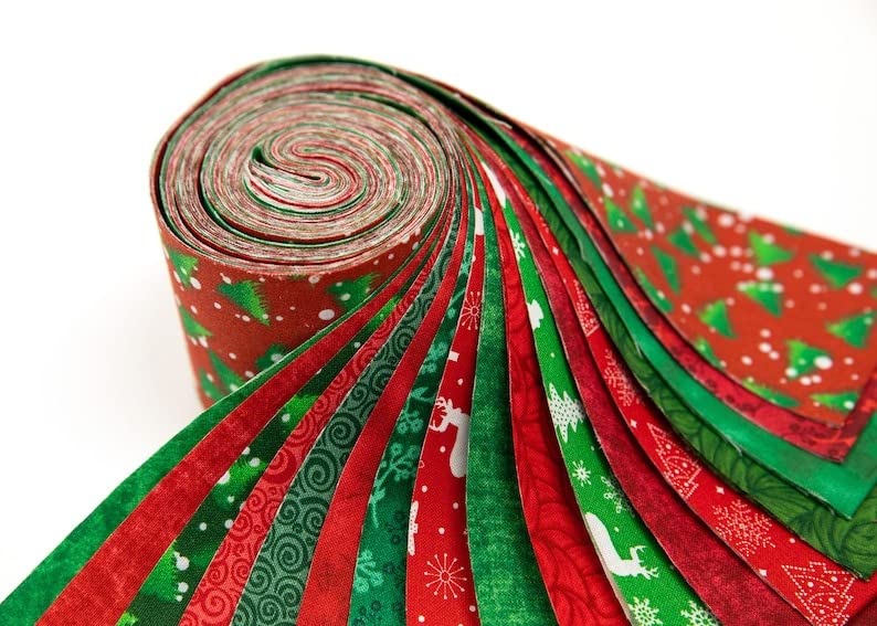 17 Pcs Fabric Strips Cute, Beautiful 100% Cotton Fabric Quilting Strips, Width 2.5 inch Length 42 inche, Gifts Christmas Basics Red and Green Blenders Jelly Roll, DIY Blankets