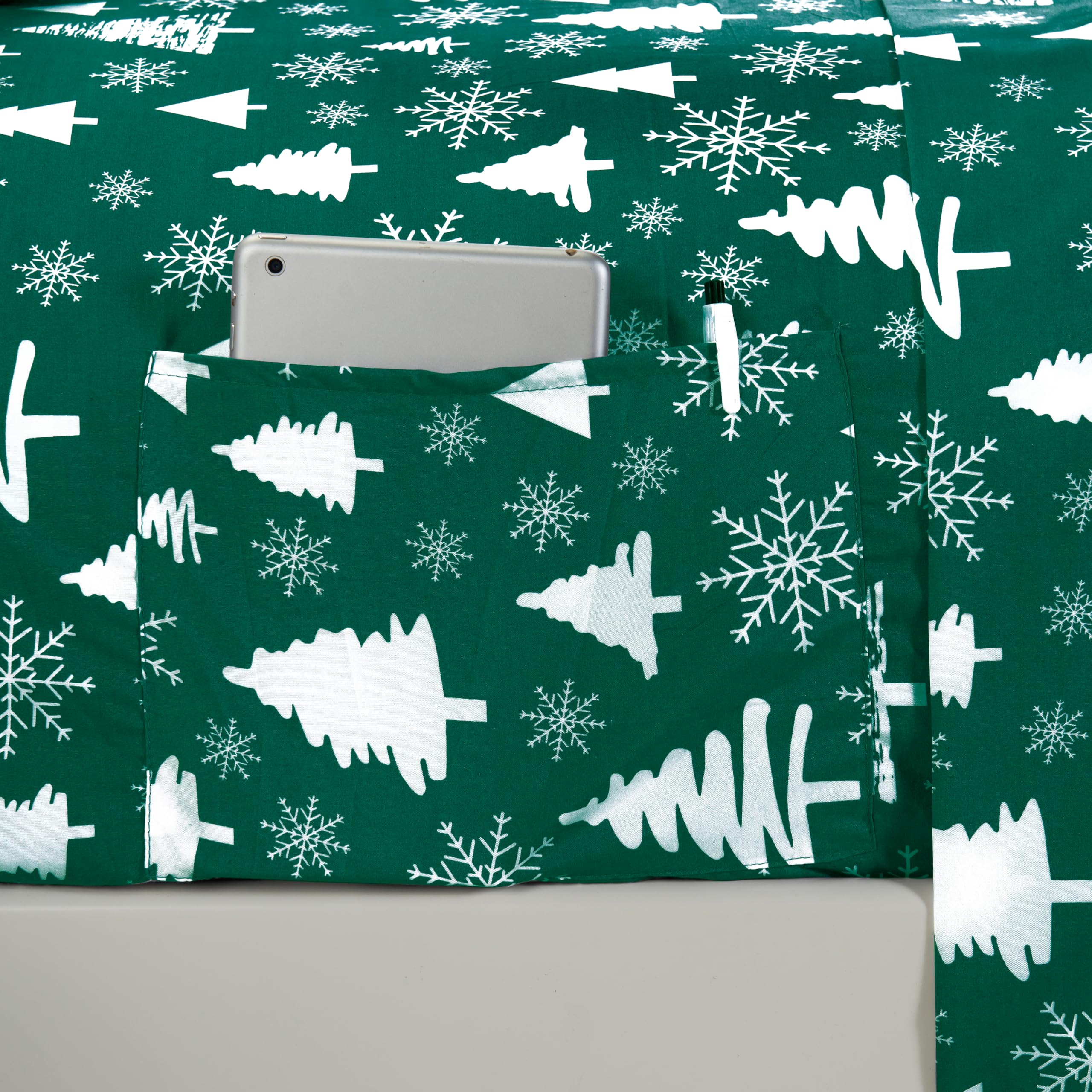 Elegant Comfort Luxury Soft Bed Sheets Holiday Pattern 1500 Premium Hotel Quality Microfiber - Softness Wrinkle and Fade Resistant (4-Piece) Bedding Set, Twin, Hunter Green Christmas Tree
