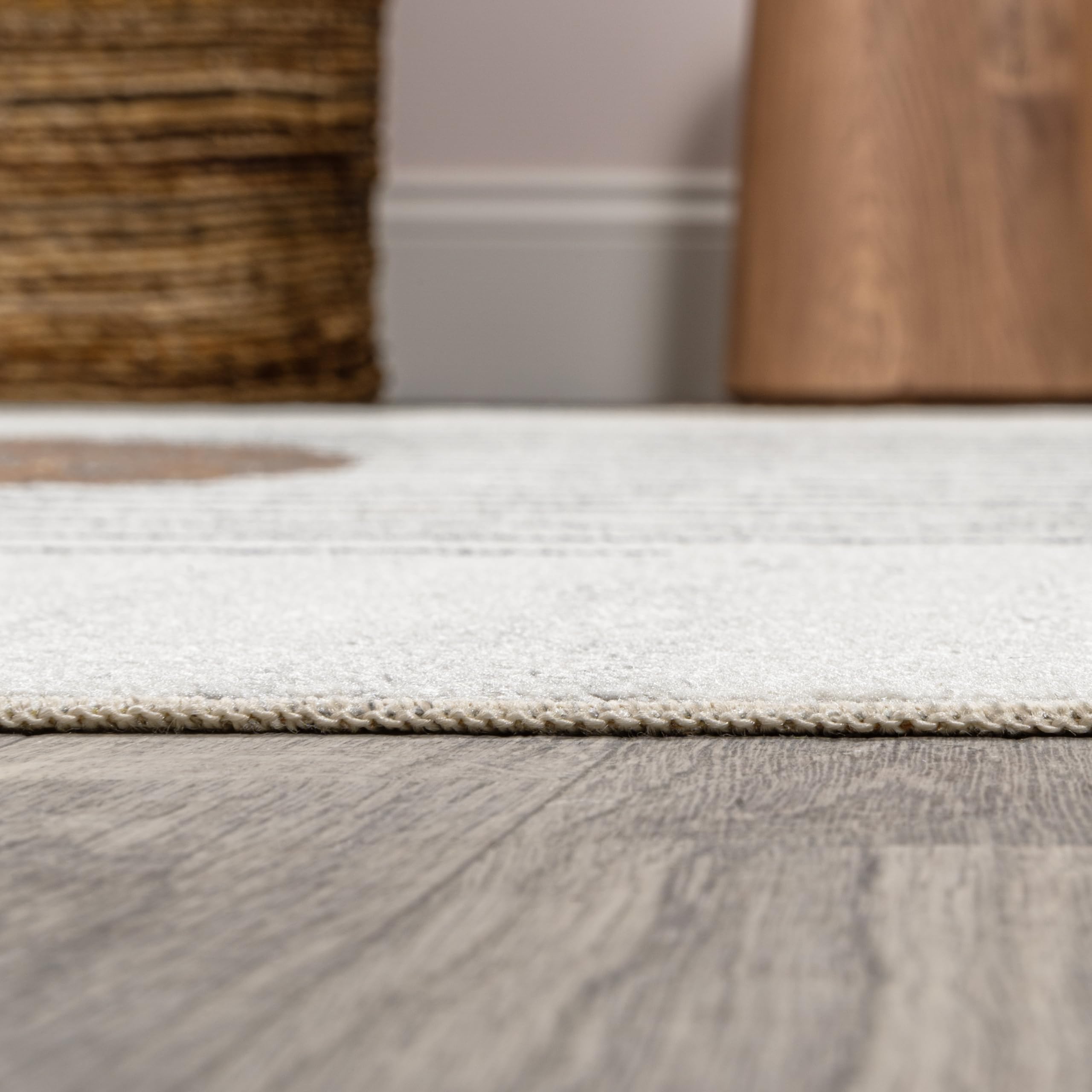 JONATHAN Y WSH311A-4 Kallax Geometric Modern Low-Pile Machine-Washable Area Rug, Contemporary, Modern, Geometric for Bedroom, Kitchen, Living Room, Easy-Cleaning, Cream/Terra, 4 ft. x 6 ft.