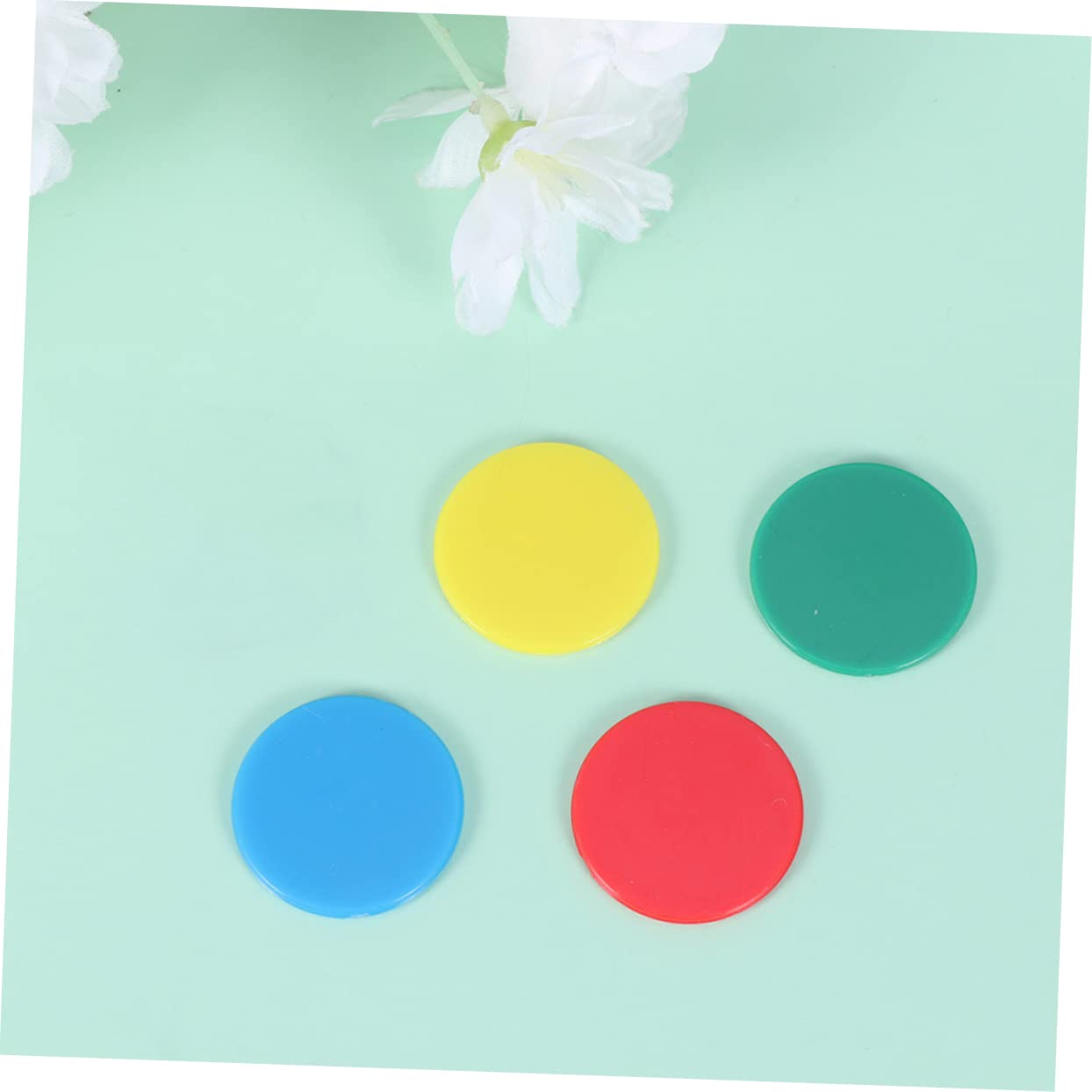 Gogogmee 100Pcs Colored Round Game Chips Acrylic Counting Chips for Bingo Board Games and Party Supplies