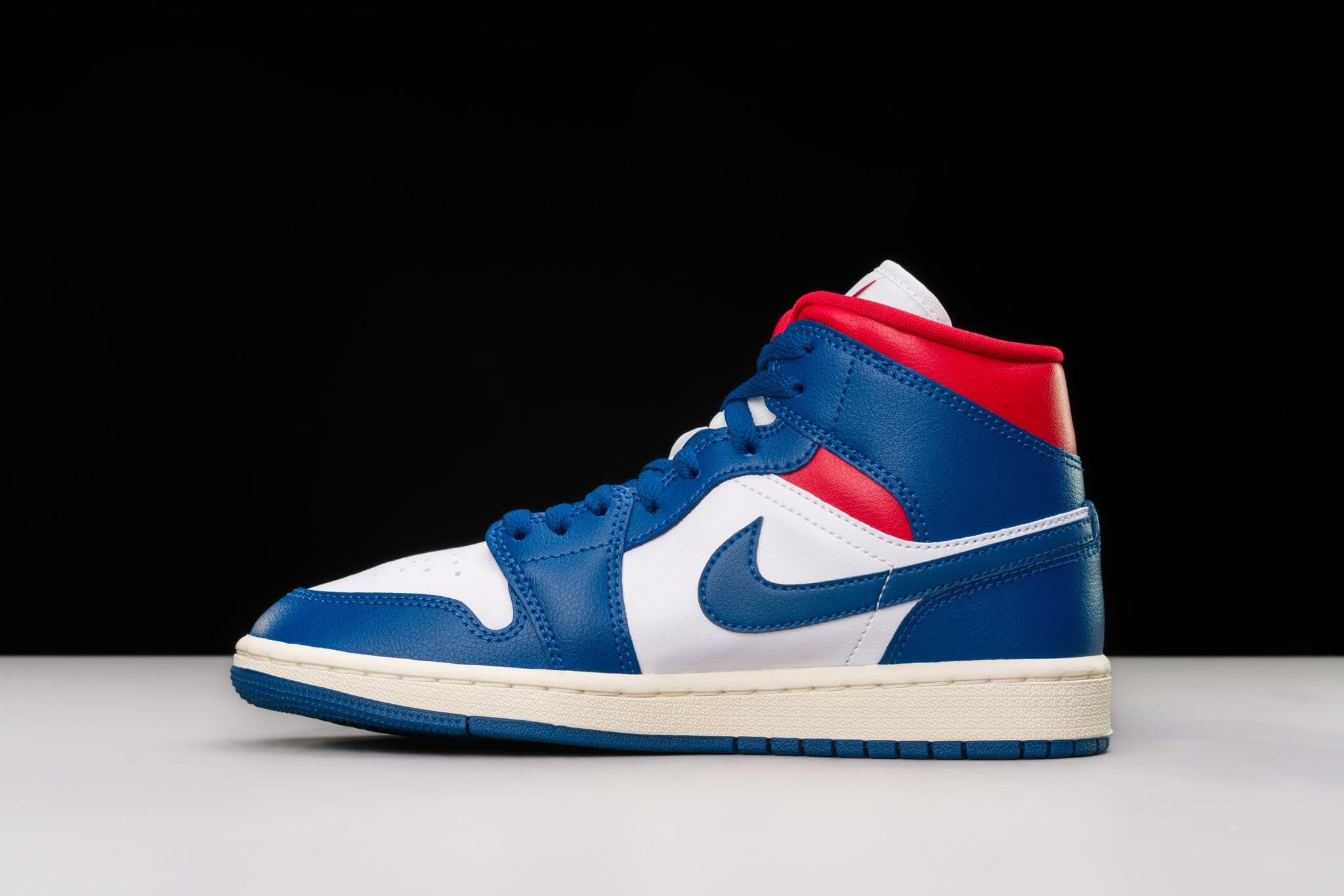 Air Jordan 1 Mid French Blue (Women's) Style Code: BQ6472-146, Blauw, 8.5 AU