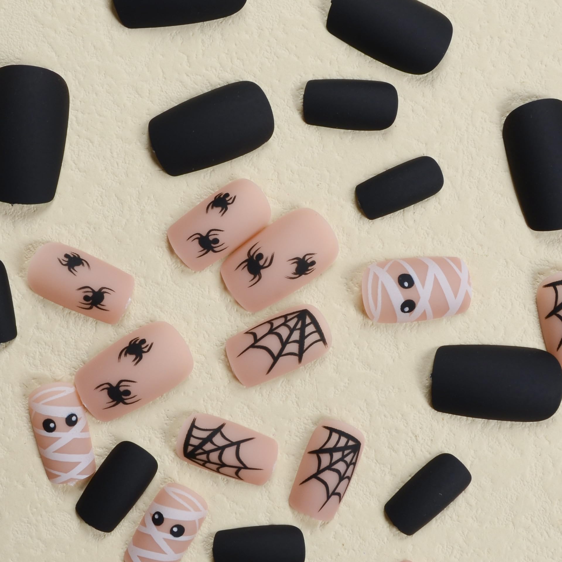 fuldgaenr Black Halloween Press on Nails Short Square Fake Nails with Spiders Web Pattern False Nails Design Acrylic Glue Nails Stick on Nails for Women 24Pcs