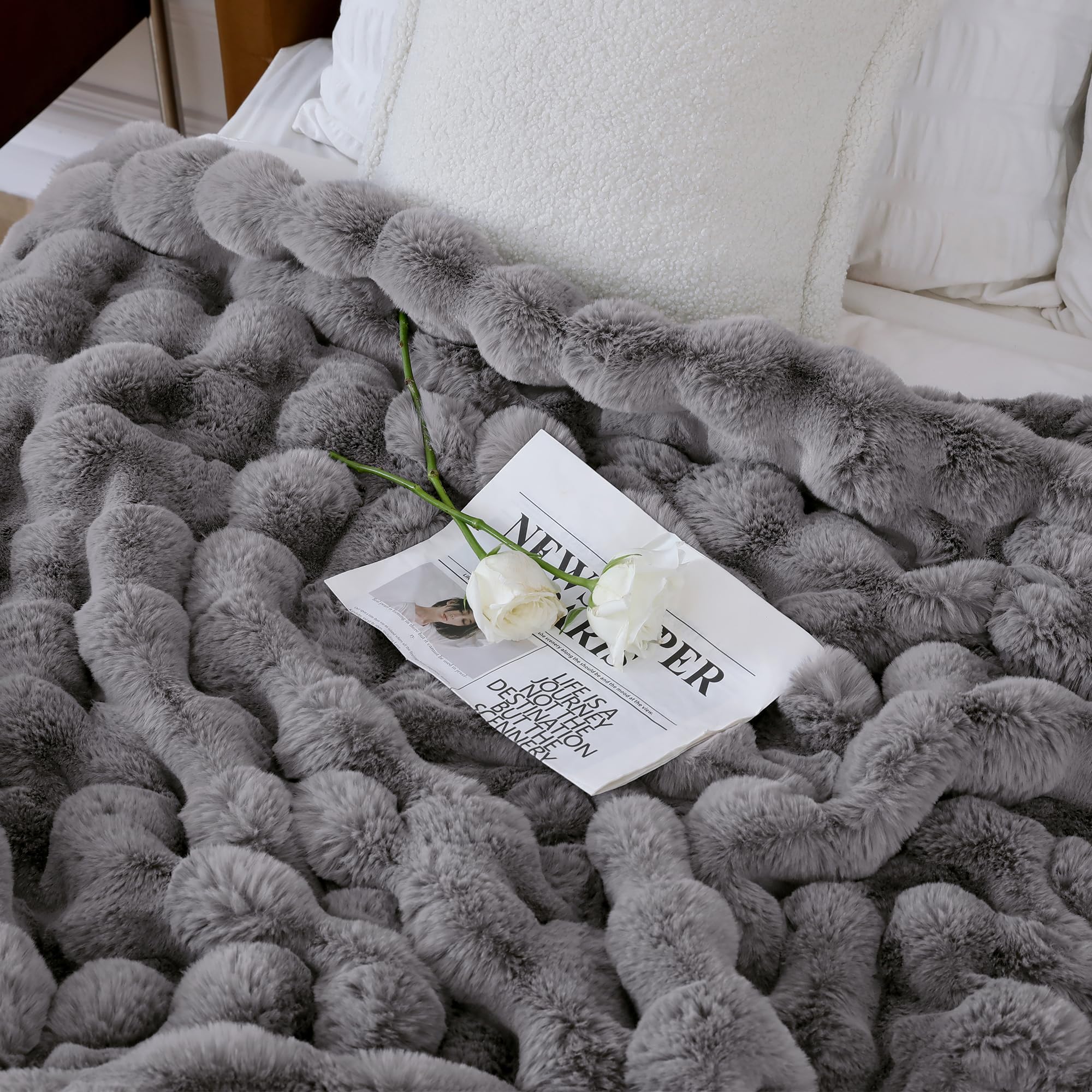 CozyBloom Luxury Soft FauxFur Throw Blanket for Couch,Decorative Cozy Plush Long Shaggy Fluffy Blanket,Grey Solid Comfy Fleece Furry Blanket,Reversible Puffy Thick Warm Blanket,50''X60''(JF003)