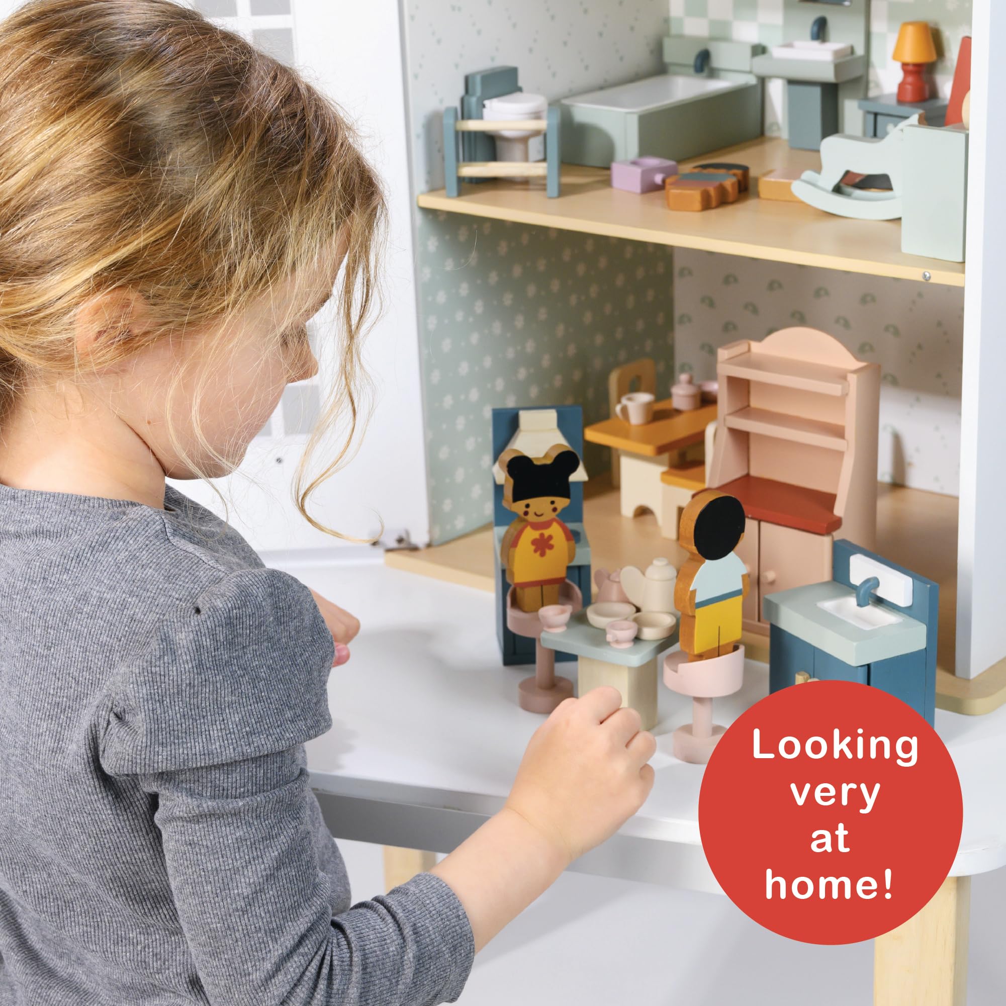 Mentari Toys - Doll Family with Cat - 5pc Multicultural Solid Wood Doll Set with Playful Kitten - Perfectly Sized for Little Hands - Encourages Imaginative Play and Social Skills - Age 12m+