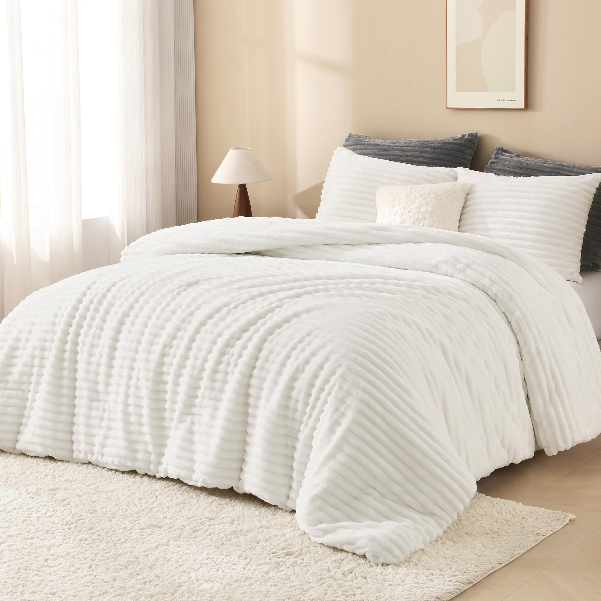 Andency Fluffy King Size Comforter Set, Super Soft White Comforter King Size, Winter Warm Fleece Faux Fur Bedding Set, Luxury Plush Fuzzy Bed Set 3 Pieces (1 Shaggy Comforter, 2 Pillowcases)