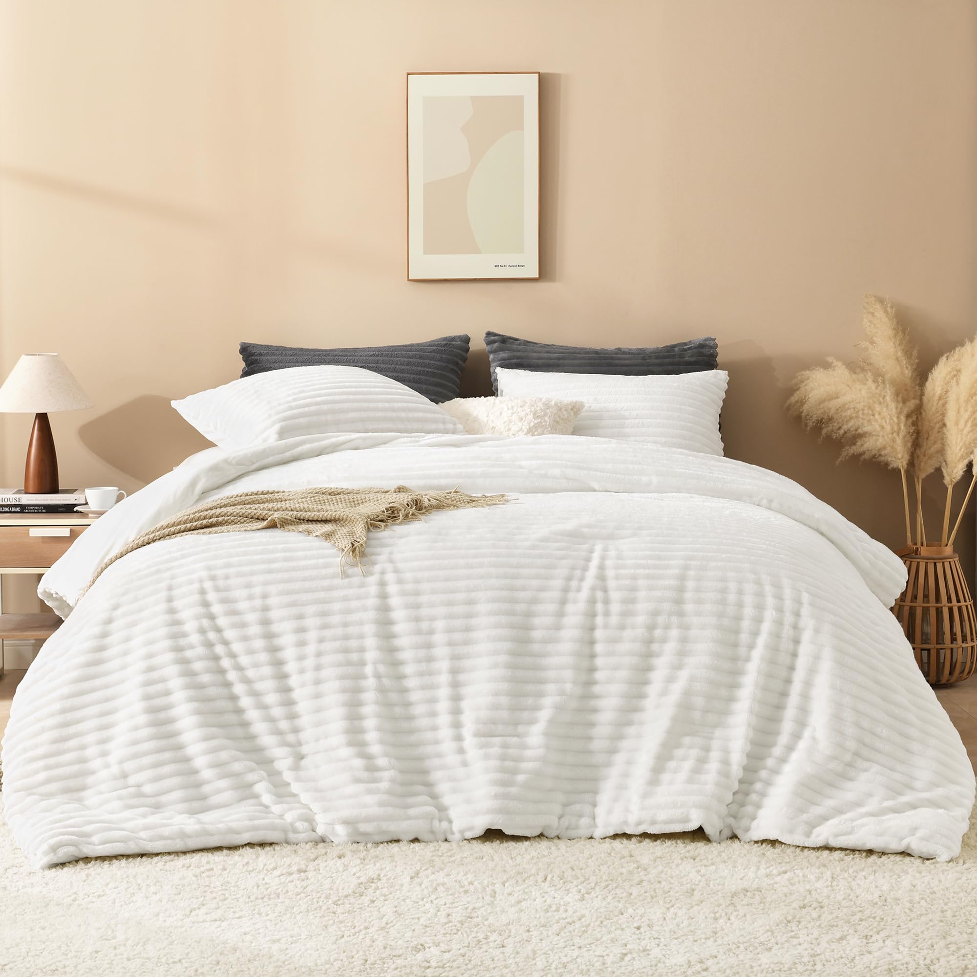 Andency Fluffy King Size Comforter Set, Super Soft White Comforter King Size, Winter Warm Fleece Faux Fur Bedding Set, Luxury Plush Fuzzy Bed Set 3 Pieces (1 Shaggy Comforter, 2 Pillowcases)
