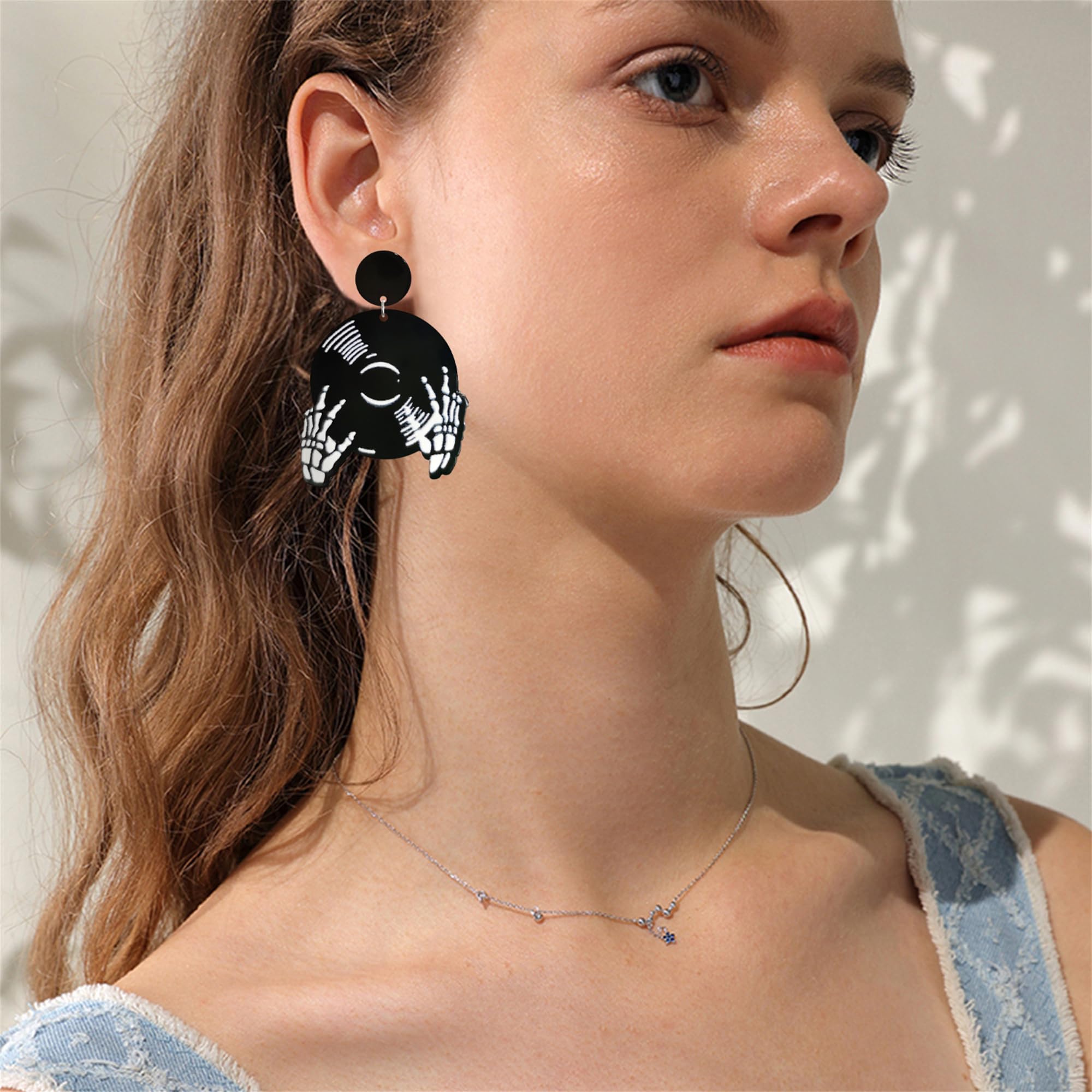 Unique Handmade Old School Vinyl Records Dangle Earrings for Women 1950's Rock 'N' Roll Women's Vinyl Record Stud Earrings for Retro 60's 70s Disco Party Statement Halloween Jewelry (Black)
