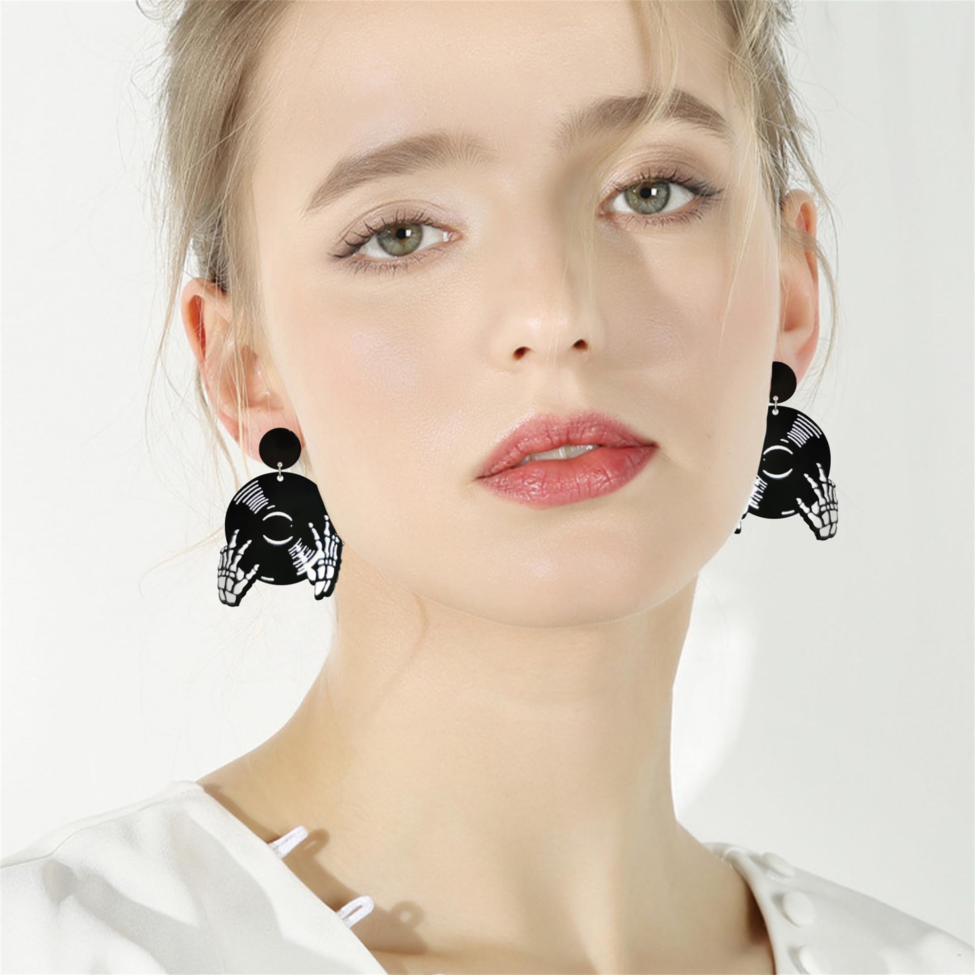 Unique Handmade Old School Vinyl Records Dangle Earrings for Women 1950's Rock 'N' Roll Women's Vinyl Record Stud Earrings for Retro 60's 70s Disco Party Statement Halloween Jewelry (Black)