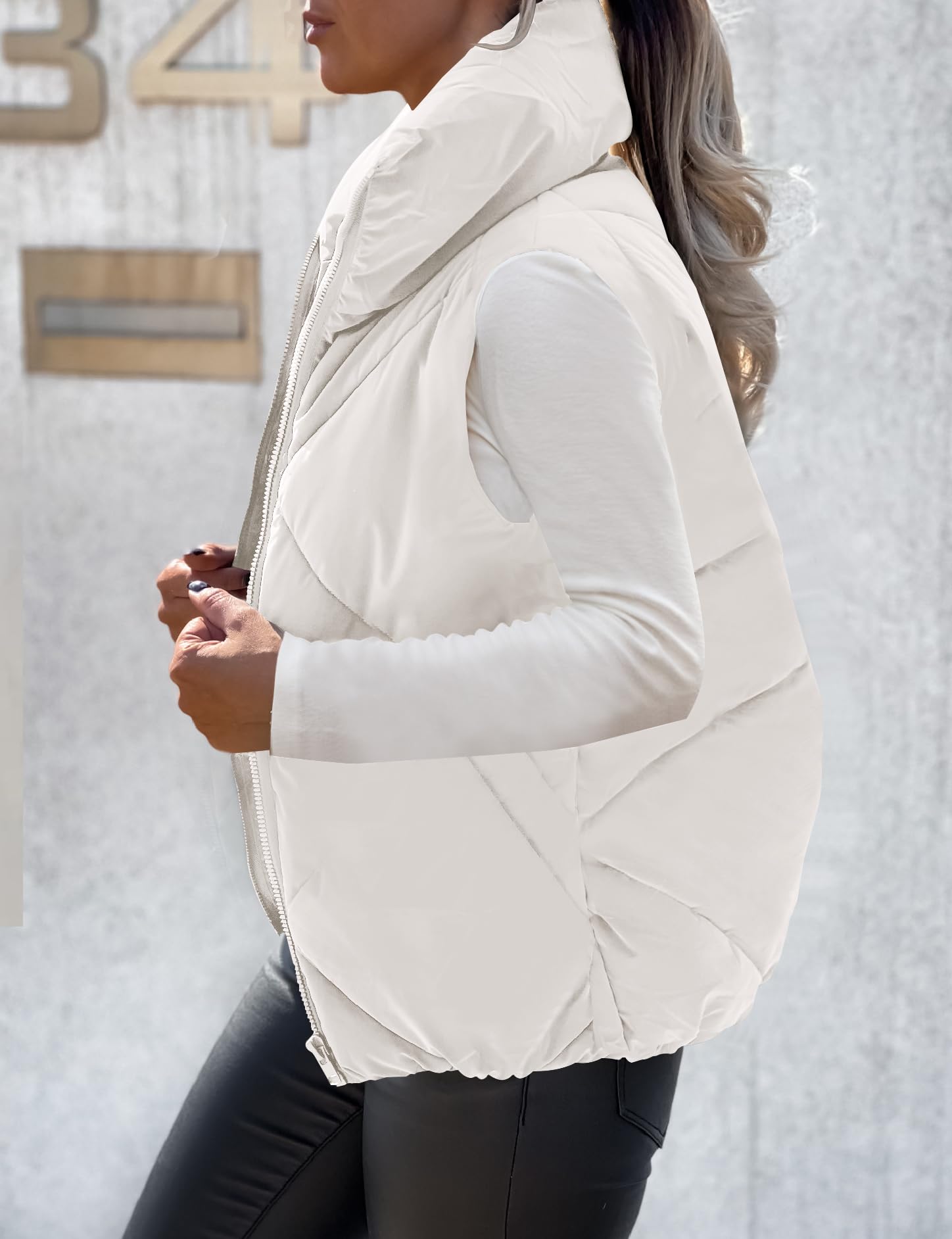 MEROKEETY Womens Puffer Vest Sleeveless Zip Up Quilted Coat Lightweight Stand Collar Gilet Jacket With Pockets White Large