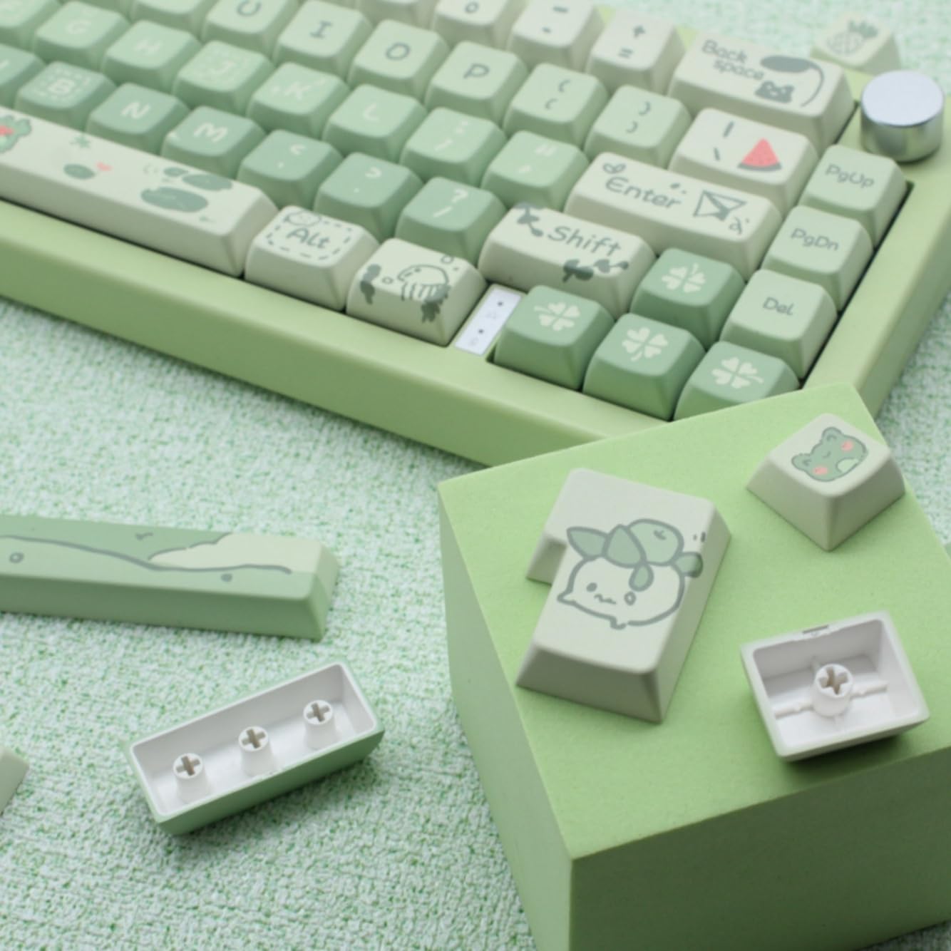 Cmokifuly Frog Cute Keycaps MDA Profile Custom PBT Green Keycap for Mechanical Keyboard,148 Keys Dye-Sub Cute Keycaps (Green Frog)