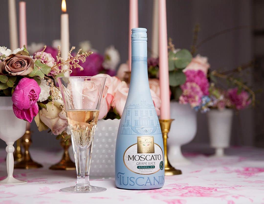 Tuscanini Sparkling Moscato Grape Juice, 25.3oz (2 Pack) | Non Alcoholic Italian Moscato | Elegant Champagne Bottle | Imported from Italy | Great for Cocktails | Kosher