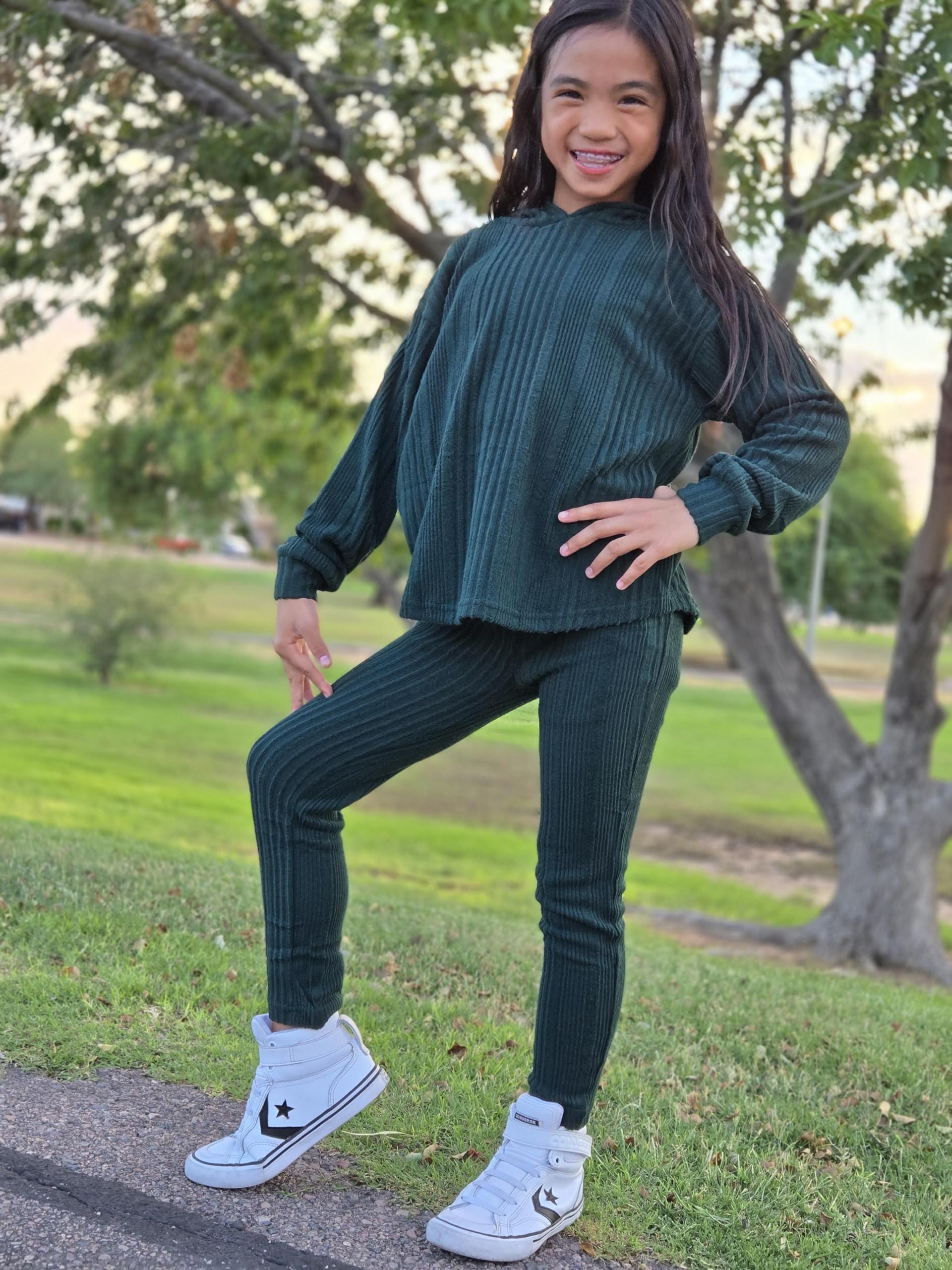 Arshiner Kids Clothing Set 2 Piece Outfits for Girls Rib-Knit Sweatsuits Cute Pullover Sweatshirt and Sweatpants Kids Tracksuits