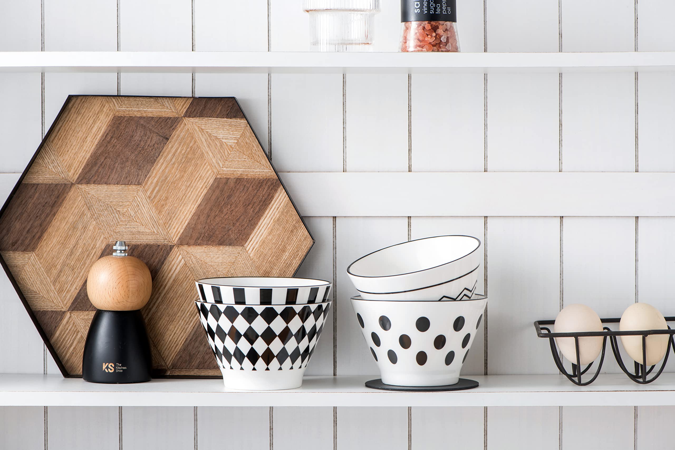 SYJAN HOME Black & White Bowls set of 4,Ceramic Soup Bowls for Kitchen,14 OZ Small Bowls for Dessert | Ice Cream | Salad | Fruits | Snacks | Rice | Cereal,Serving Dishes - 4.9 Inch