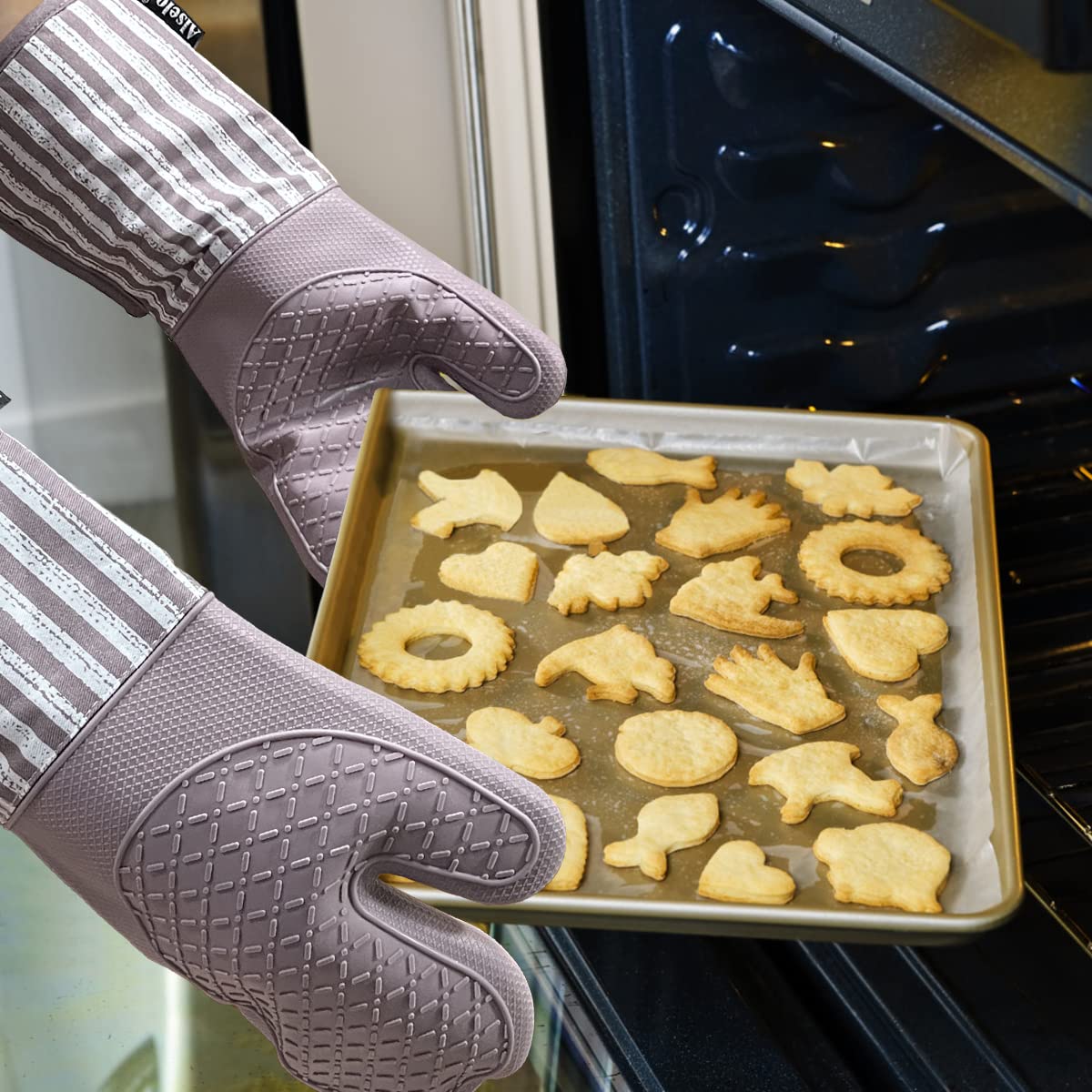 Alselo Silicone Oven Mitts Heat Resistant 932℉ with Waterproof & Non-Slip Kitchen Mittens, Set of 2 Extra Long Oven Gloves with Soft Cotton Terry Lining for Baking Cooking Barbecue(2, Purple Mitts)