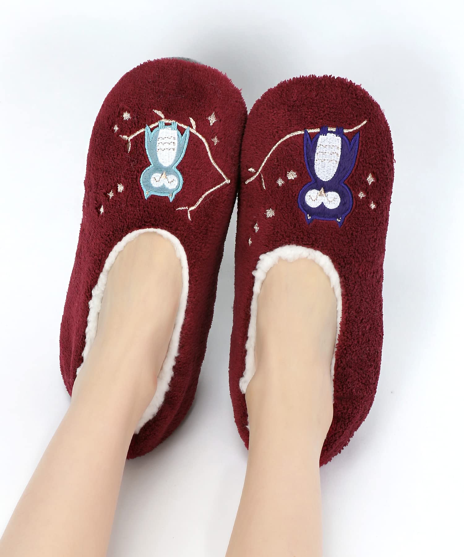 DICUIRD Womens Cozy&Warm Soft Sole Slipper Socks with Grippers-Fuzzy Fleece Lined House Slippers with Non-skid Bottoms (Wine Owl, 8-10)