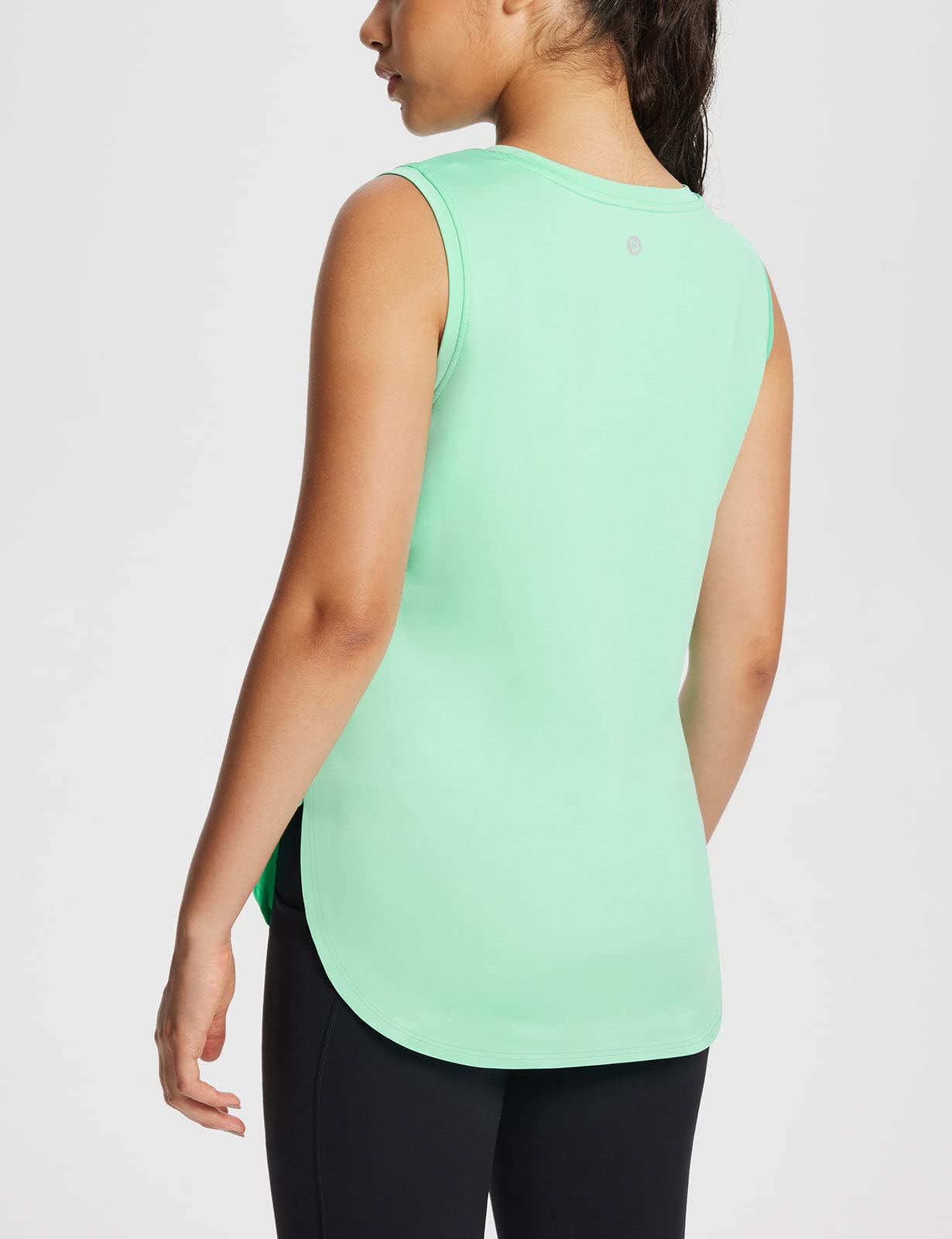baleaf Women's Workout Tank Tops Sleeveless Athletic Tennis Exercise Running Shirts with Side Slit Mint Green M