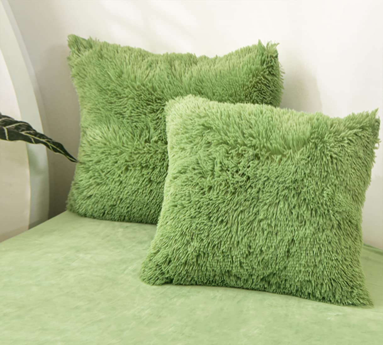 MorroMorn Shaggy Throw Pillow Covers, Luxury Long Faux Fur Pillows Shams, Square Pillow Cases Set, Pack of 2 Pillowcase Decorative Cushion Cover for Bed Couch Soft Zipper Room Decor (Green)