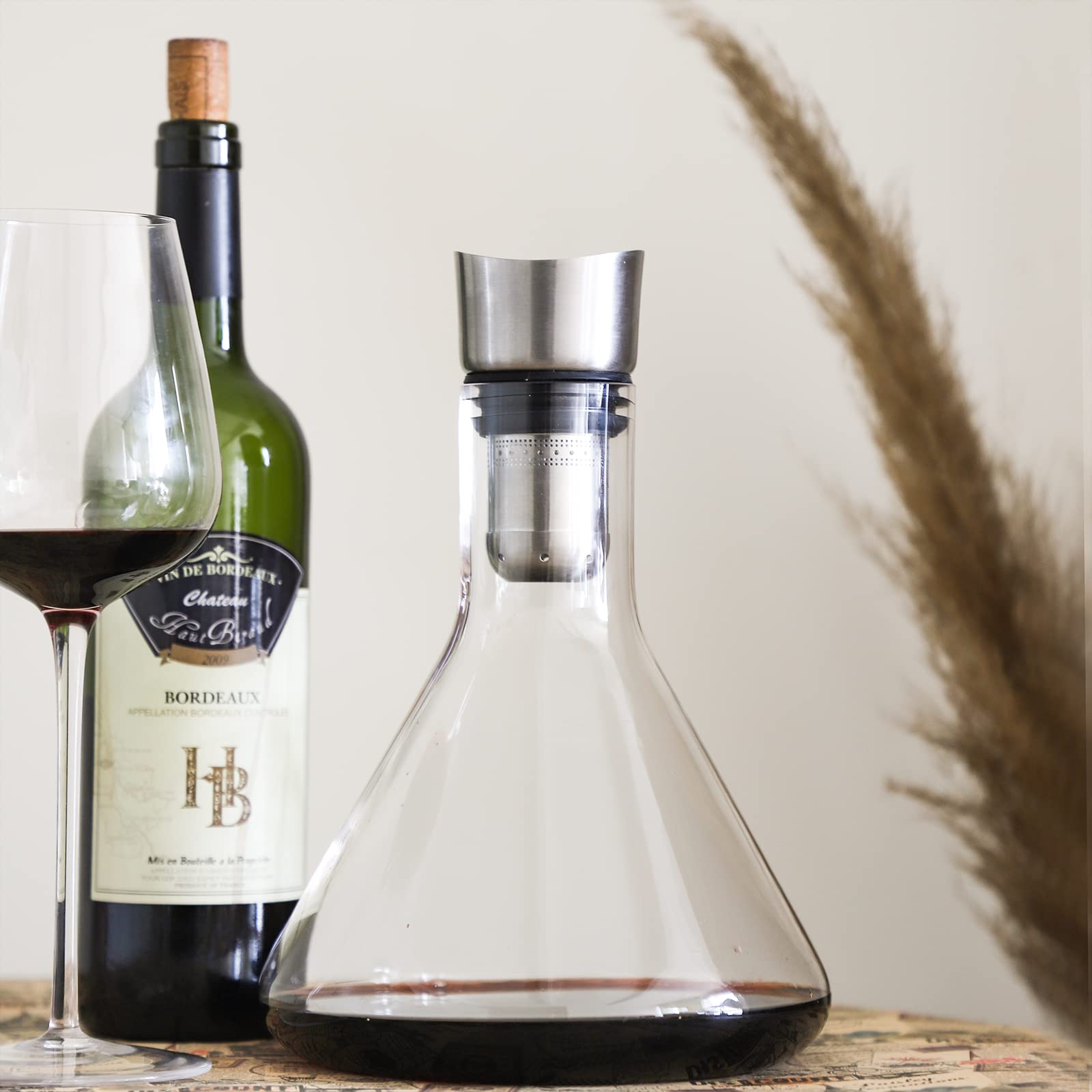 Wine Decanter Red Wine Decanter Wine Decanter With Aerator, High Borosilcate Glass Mateial,Red Wine Decanters And Carafes with Built In Aerator,Wine Gift, 1500ml/50.7oz (full capacity)