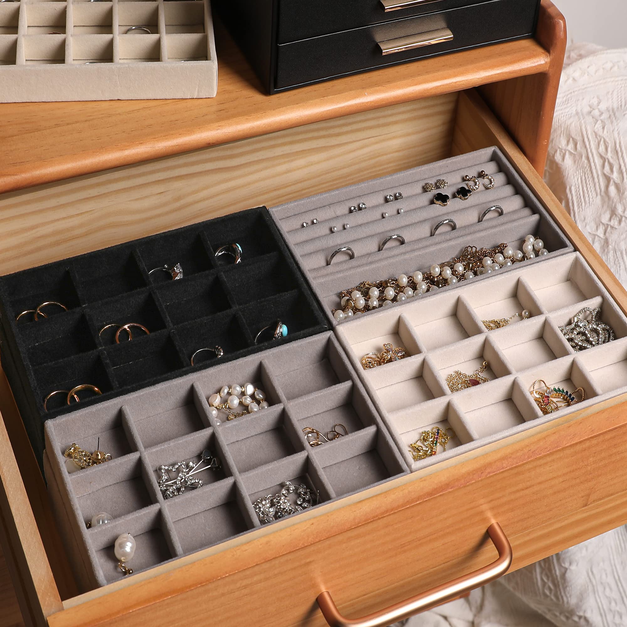 Frebeauty Jewelry Organizer Tray,Stackable Velvet Jewelry Trays,Drawer Inserts Earring Organizer For Women Jewelry Storage Display Case for Rings Stud Necklaces,Set of 6(Beige)