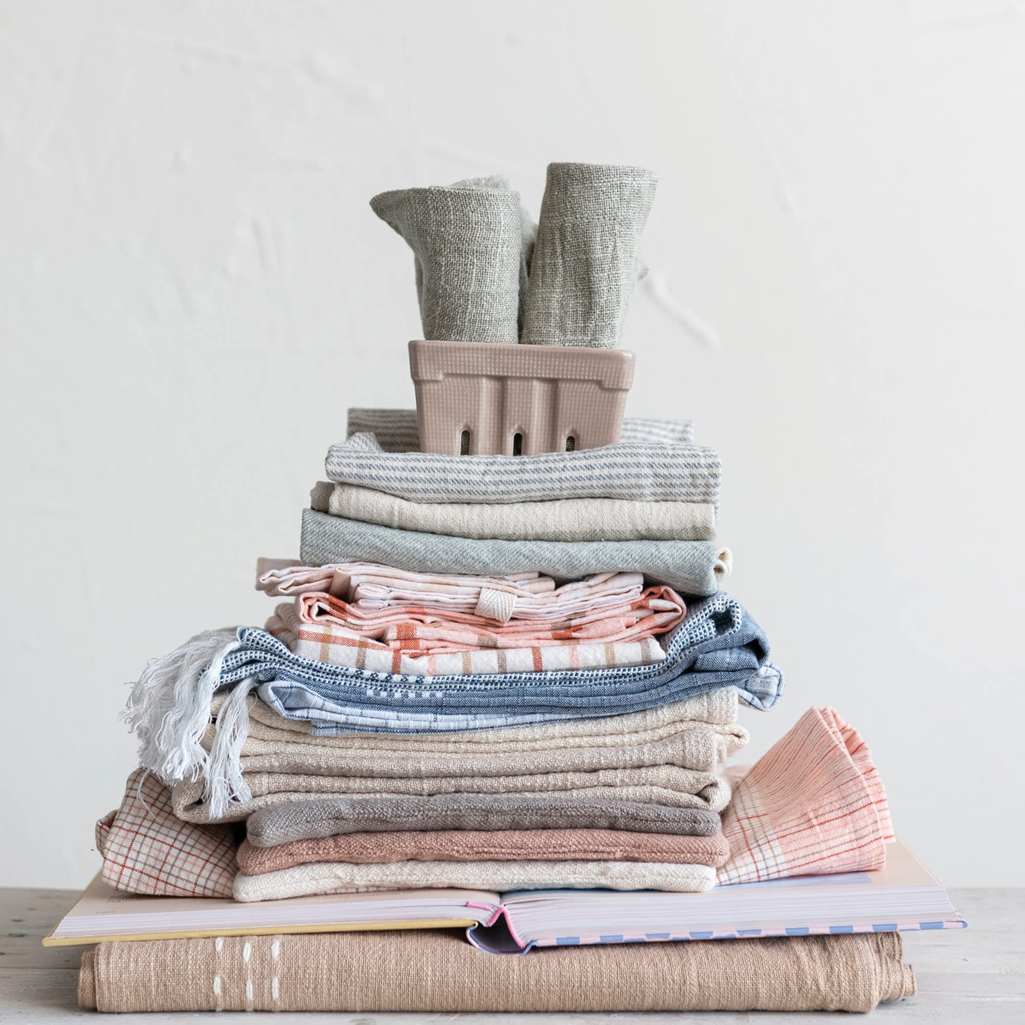 Creative Co-Op Farmhouse Square Linen and Cotton Cocktail Napkins, Set of 4, Sage