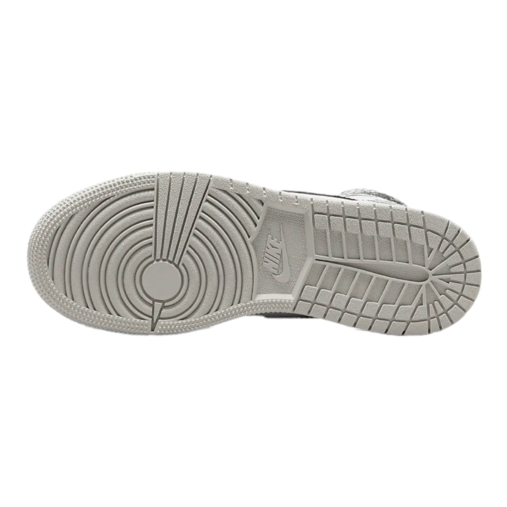 NIKE Boy's Sneaker, Tech Grey Muslin Black White, 8 Big Kid