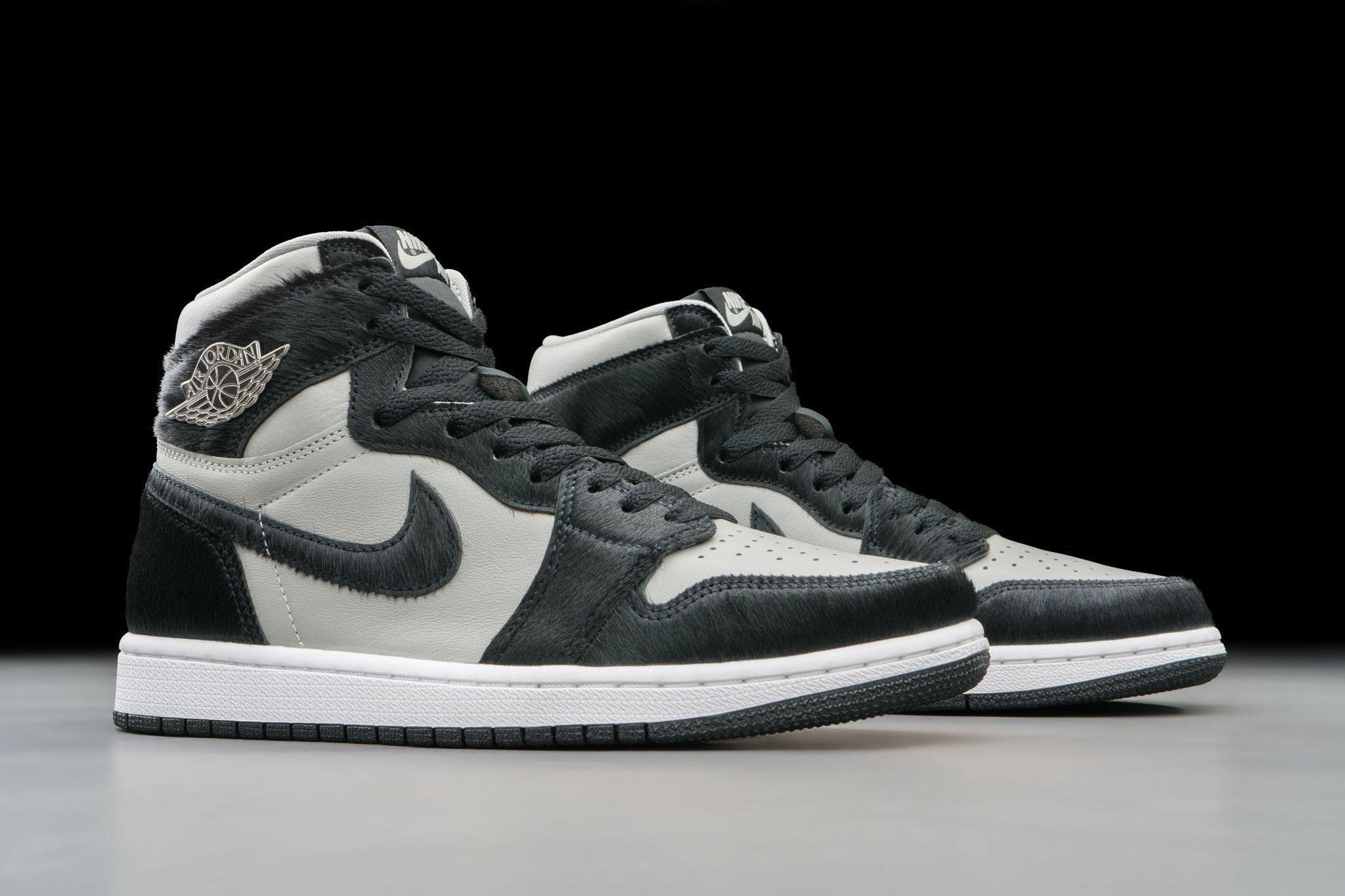 Jordan Women's Air Jordan 1 Twist 2.0 Sneaker, Medium Grey/Black-white, 11
