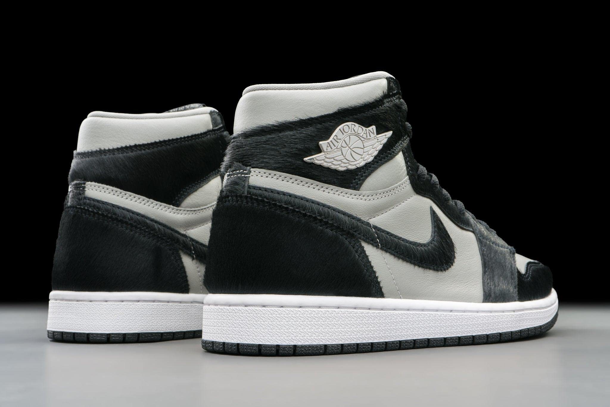 Jordan Women's Air Jordan 1 Twist 2.0 Sneaker, Medium Grey/Black-white, 11