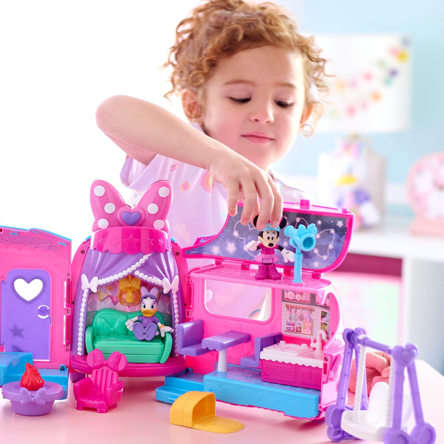 Disney Junior Minnie Mouse Bows-A-Glow Rolling Glamper 13-piece Figures and Playset, Kids Toys for Ages 3 Up, Amazon Exclusive by Just Play
