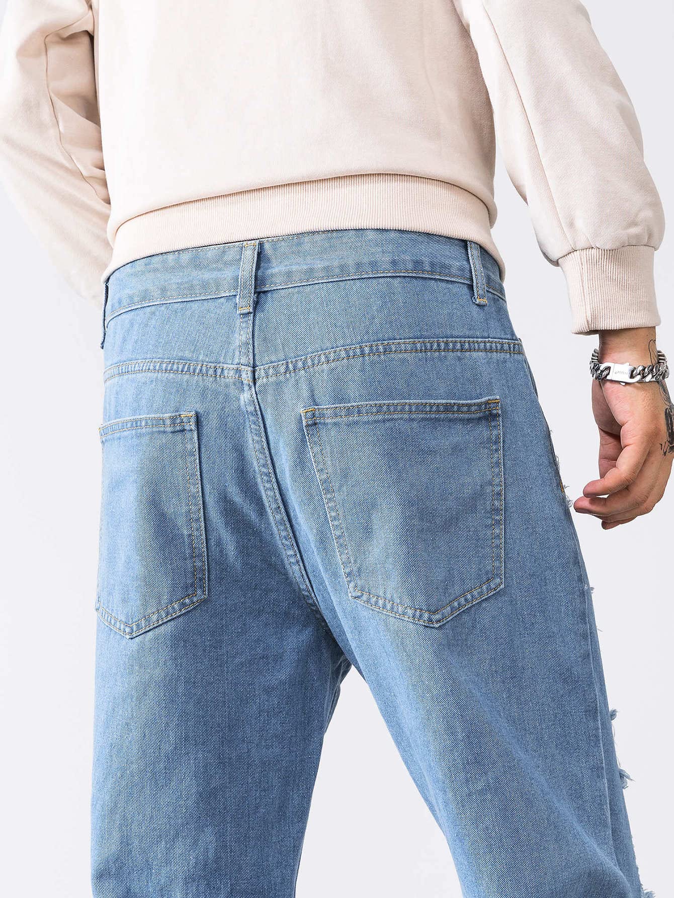 WDIRARA Men's Cut Out Ripped Frayed Zipper Fly Long Straight Leg Denim Jeans Light Wash L