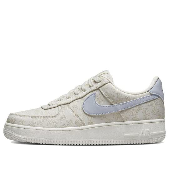Nike Women's Air Force 1 '07 SE Shoe, Multi-color/Football Grey-sail, 8