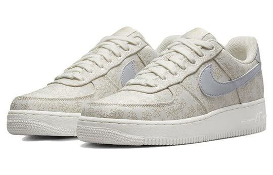 Nike Women's Air Force 1 SE Shoe, Multi-color/Football Grey-sail, 9