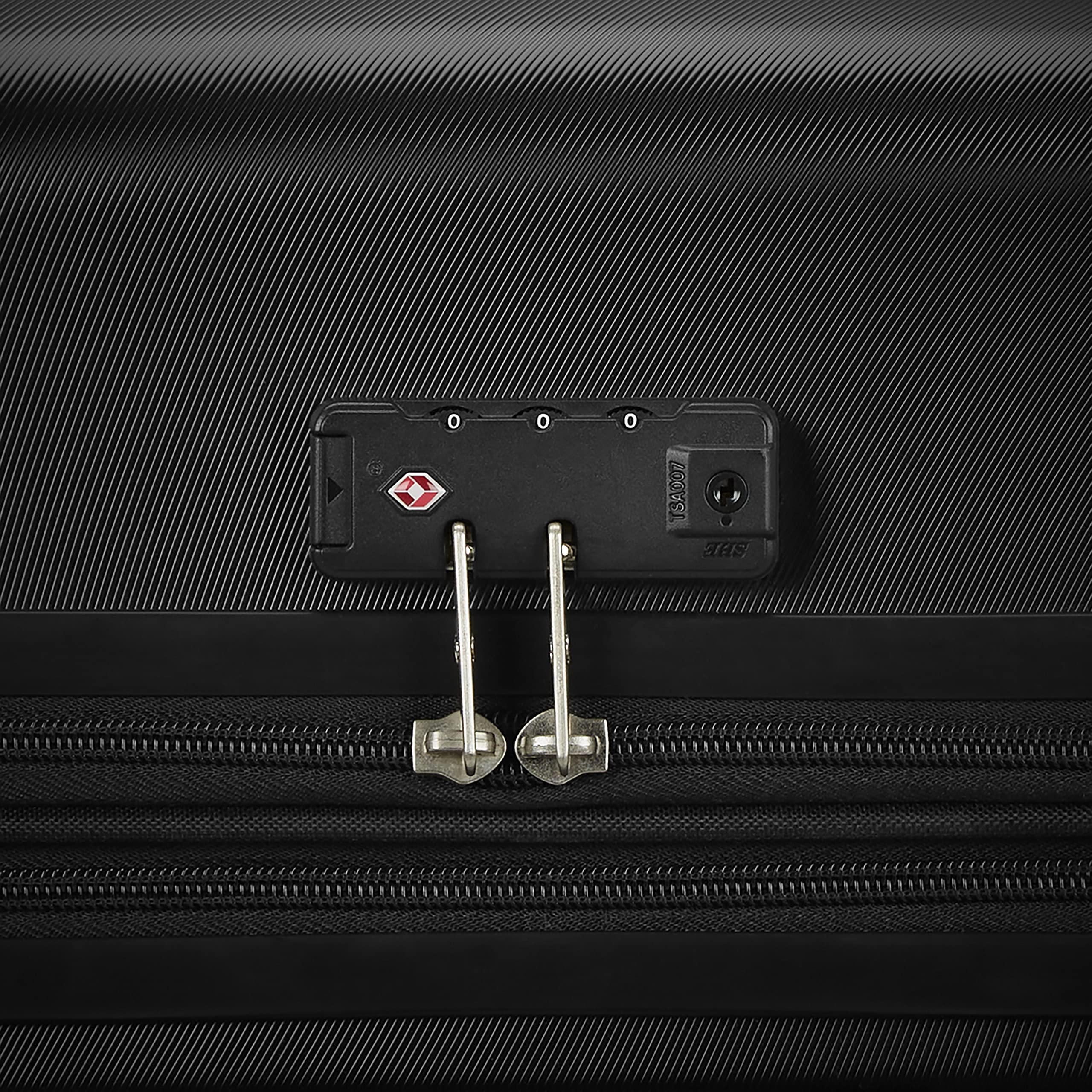 Samsonite Evolve SE Hardside Expandable Luggage, Bass Black, Medium Spinner