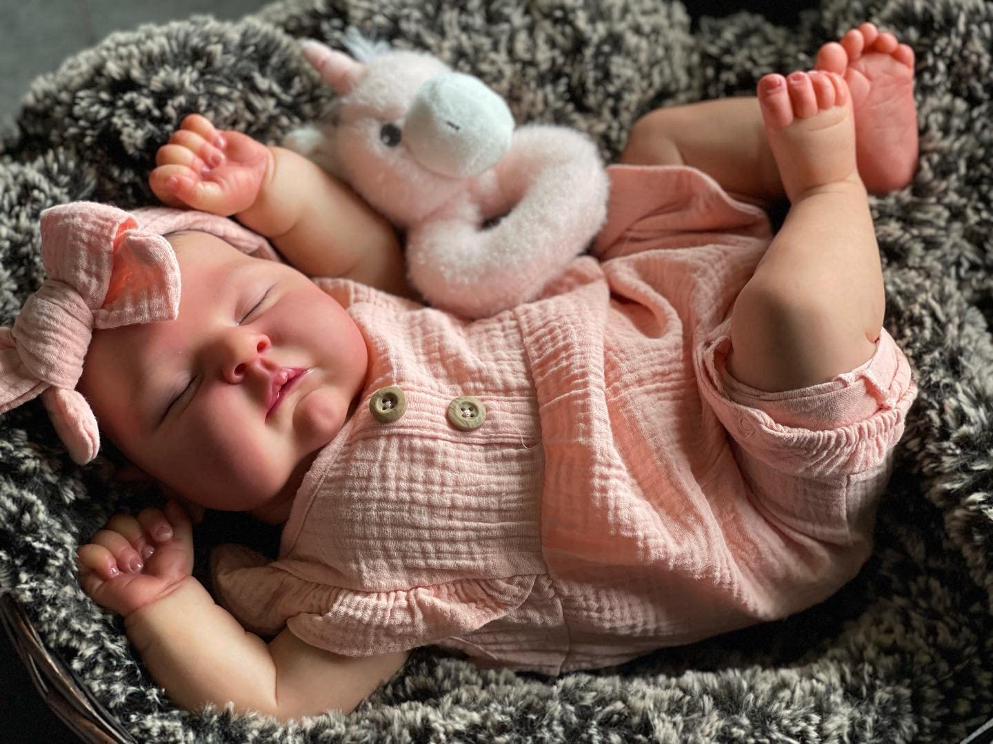 Pinky Lifelike Reborn Baby Doll 20 inches Realistic Soft Vinyl Silicone Newborn Baby Dolls Painted Hair Real Life Bebe Doll Toy Gift for Kids Age 3+