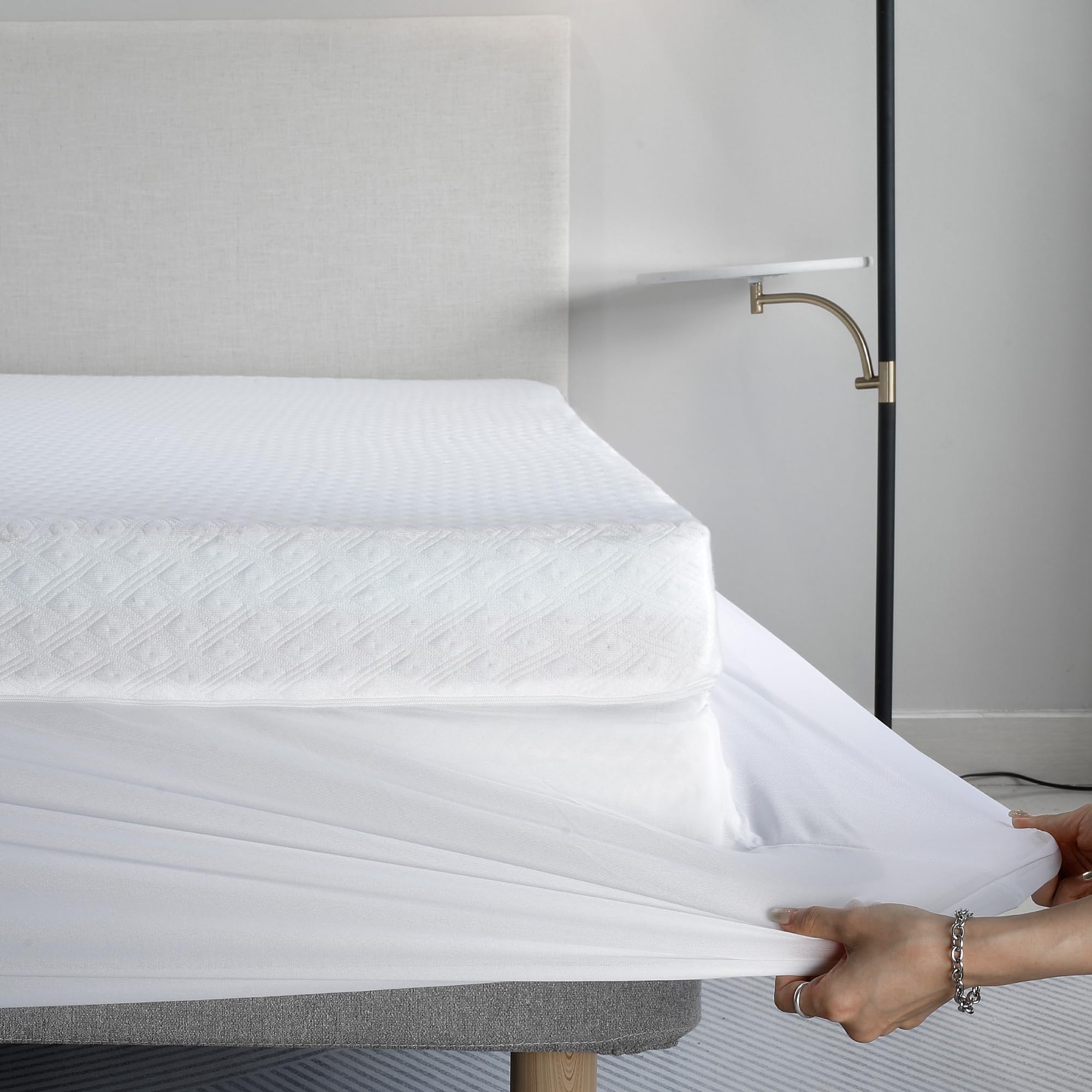 Askme Queen Mattress 4 Inch Ventilated Gel Memory Foam and Firm Foam Support with Bonus Cover, Adjustable Softness Relief Back Pain Breathable and Washable Cover, CertiPUR-US,Queen Size