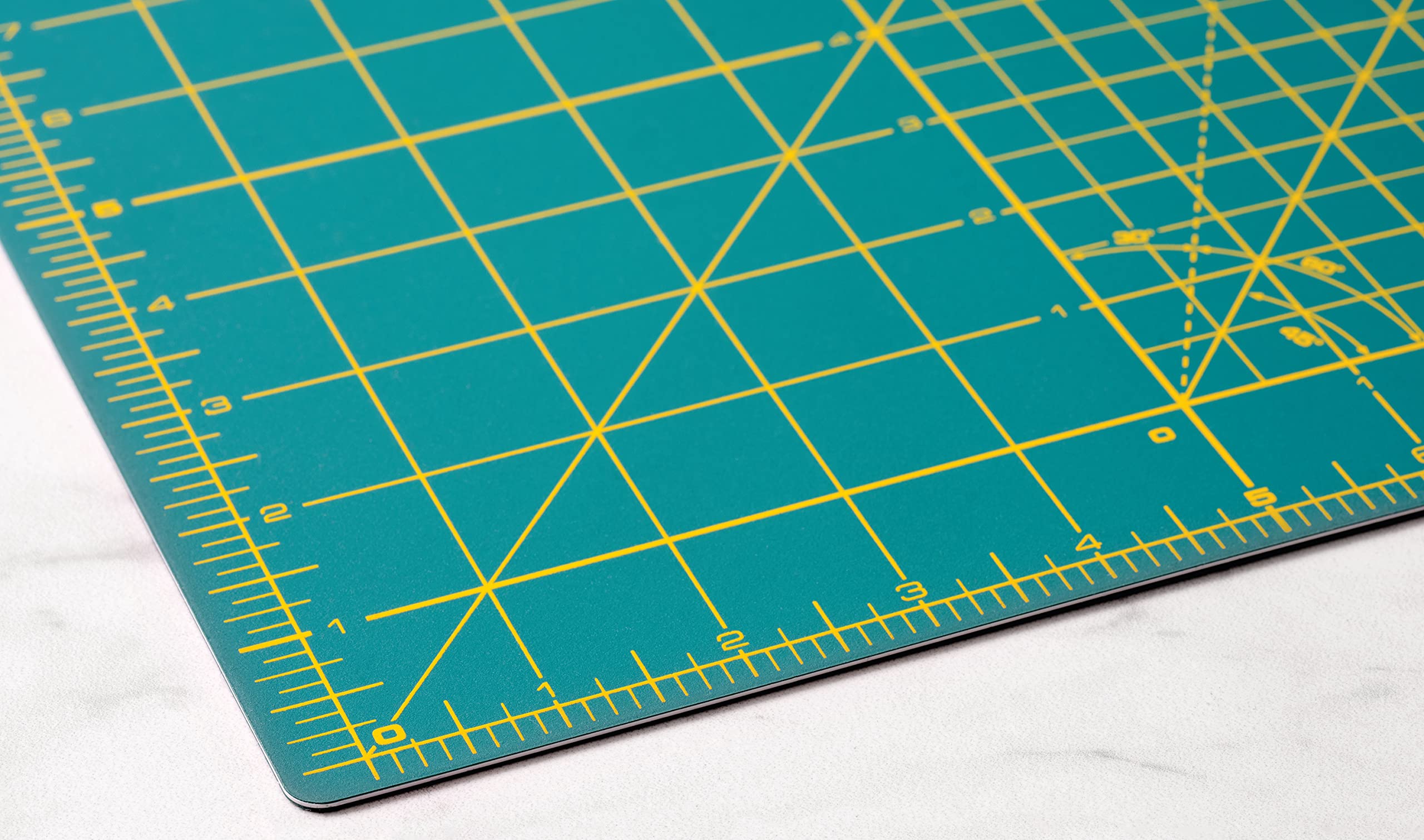 OLFA 18" x 24" Self Healing Rotary Cutting Mat (RM-SG) (Green) & 45mm Quick-Change Rotary Cutter (RTY-2/C) - Rotary Fabric Cutter w/Blade Cover (Aqua)