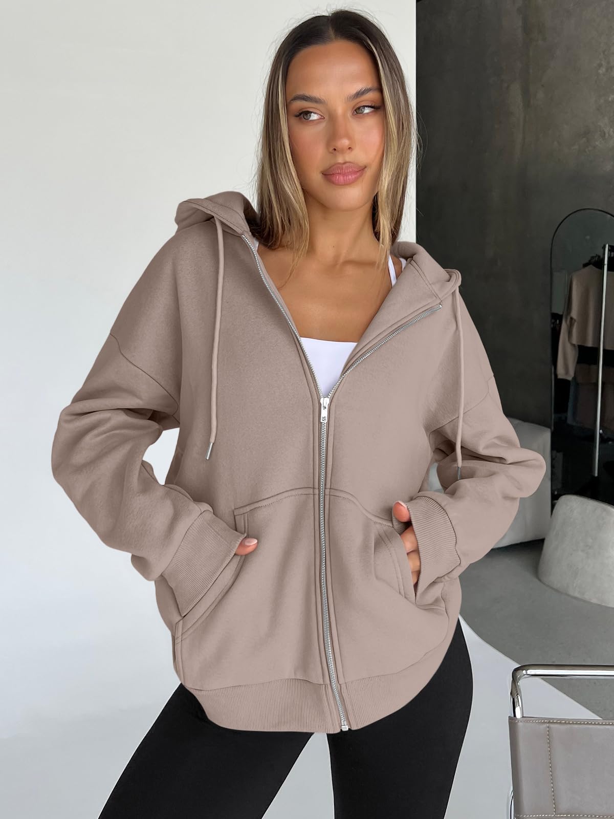 Trendy Queen Womens Zip Up Hoodies Oversized Sweatshirts Fall Fashion Outfits Casual Jackets 2025 Winter Clothes Nutmeg M