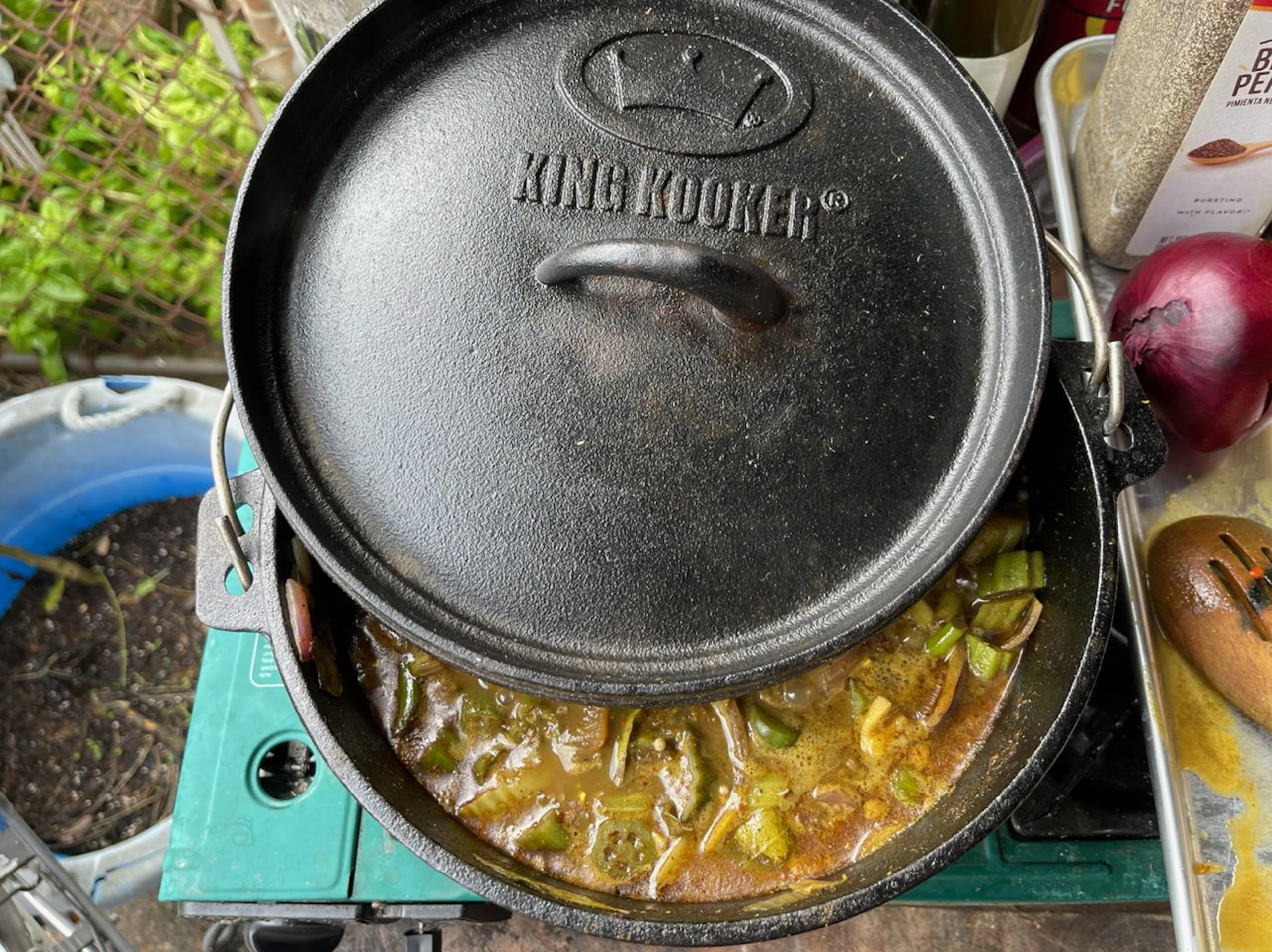 4 Qt. Seasoned Cast Iron Dutch Oven with Cast Iron Lid,Black
