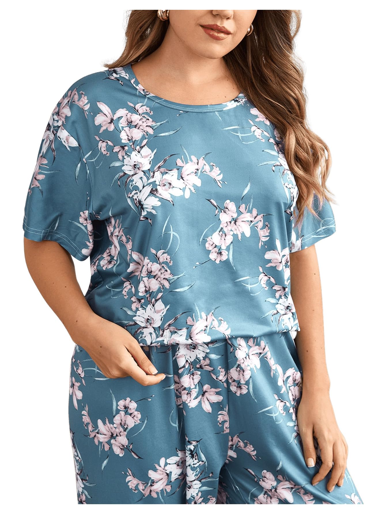 WDIRARA Women's Plus Size 2 Piece Sleepwear Floral Short Sleeve Top and Pants Pajama Set Dusty Blue 4XL