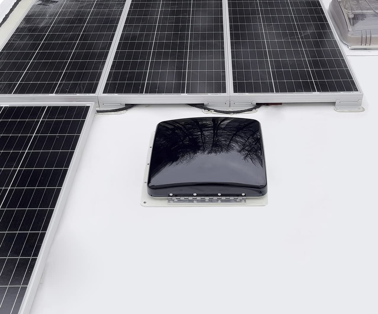 hurrventer Build-in Rain Shield Rv Roof Vent Fan Trailer 10 Speed Remote Control