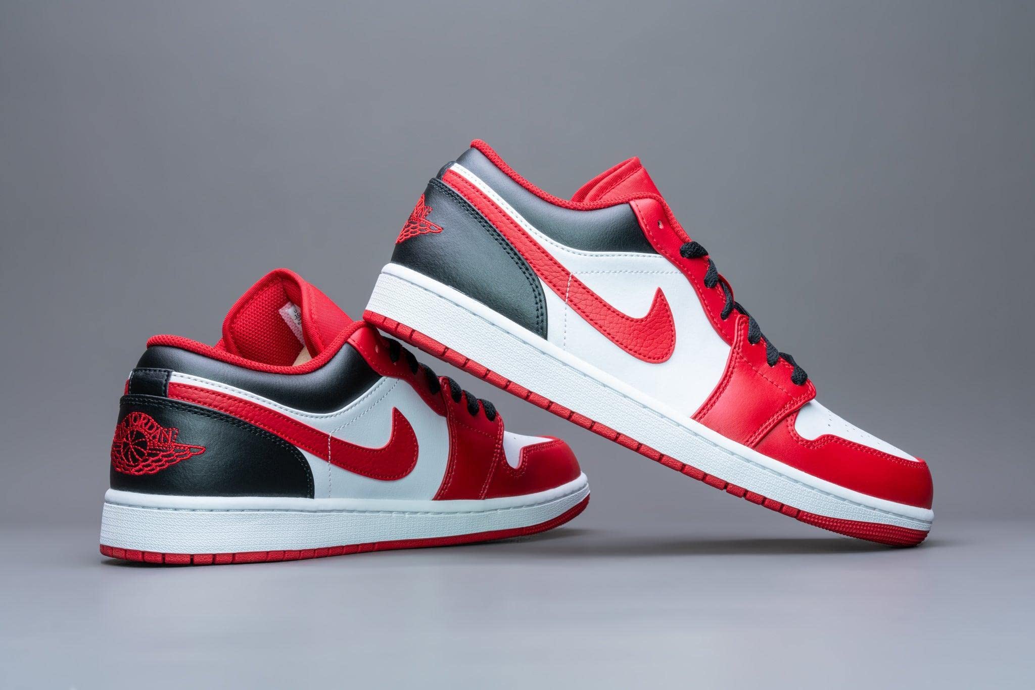 Nike Men's Air Jordan 1 Low Shoes, White Black Red, 10