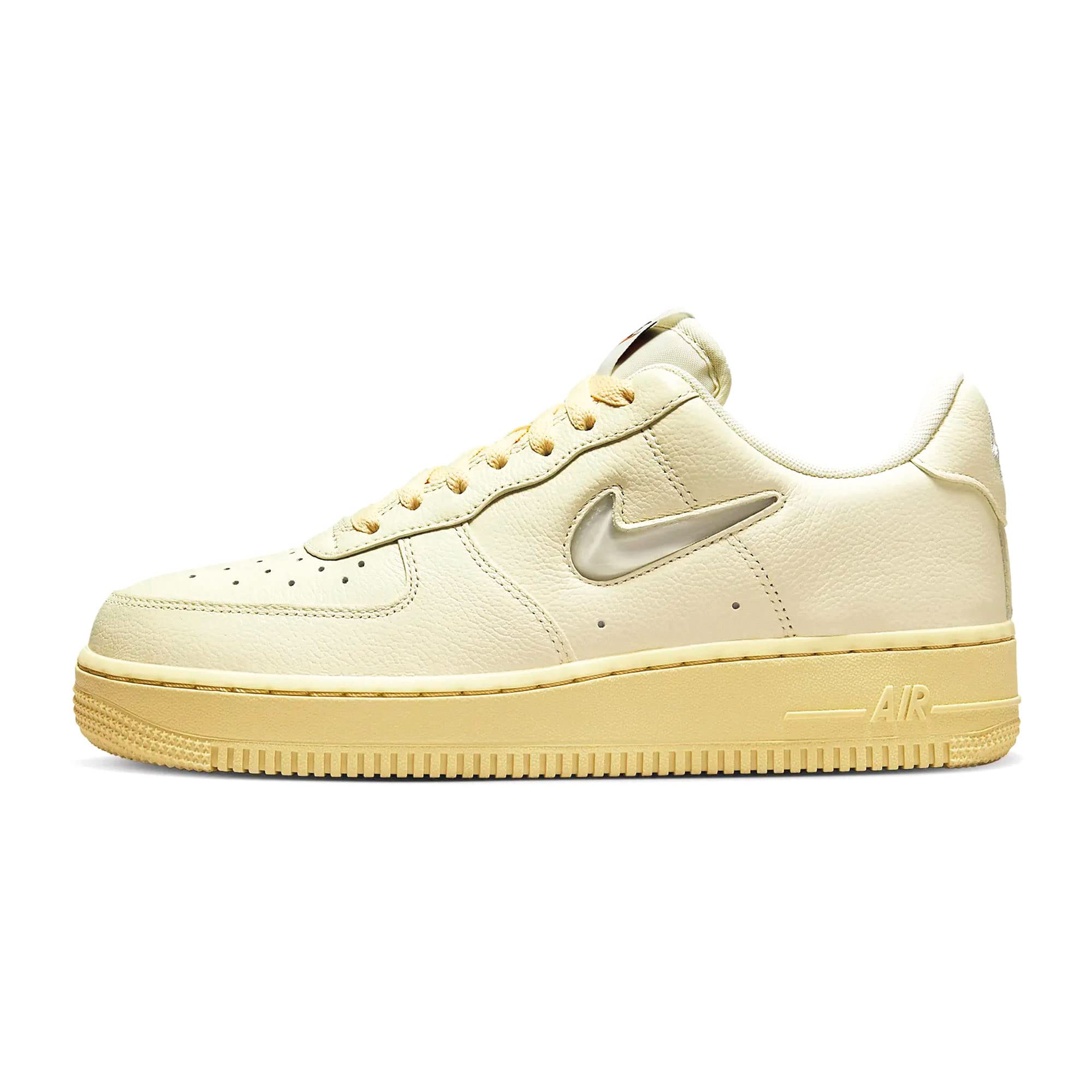 NIKE Women's Sneaker, Coconut Milk Lemon Wash Pale Vanilla Light Bone, 8